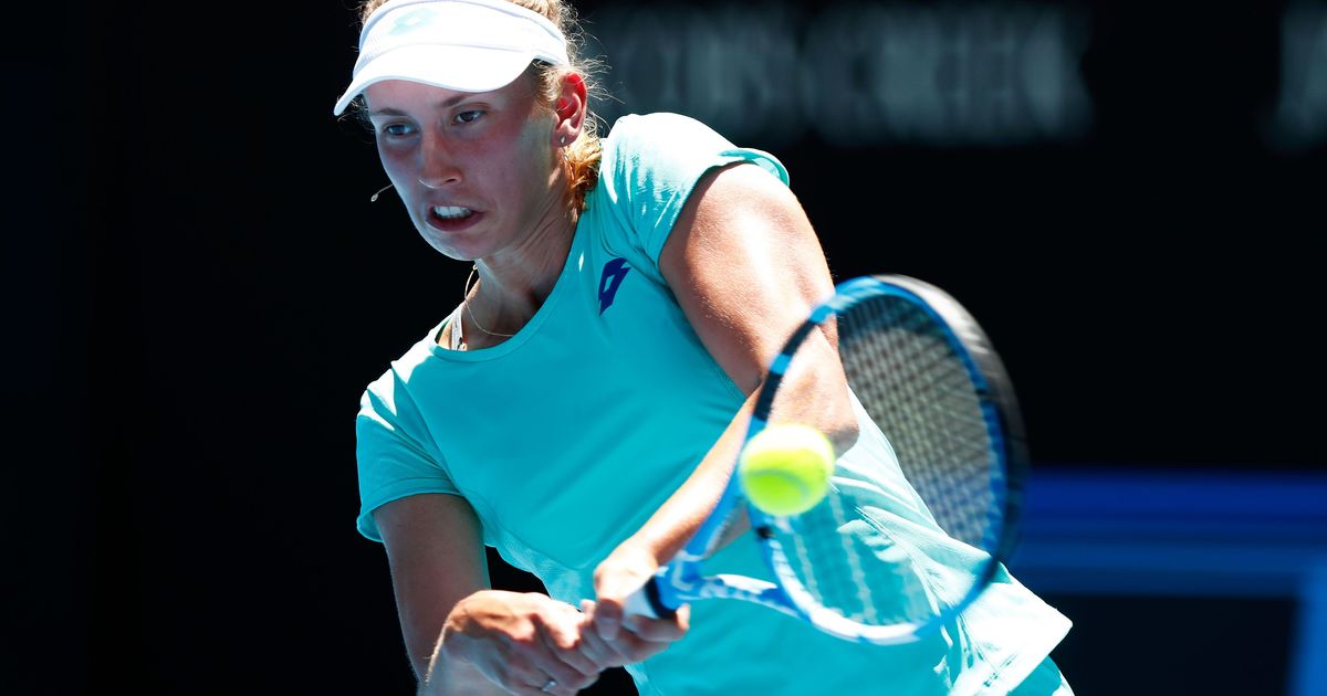 Mertens maneuvers into Melbourne fourth round