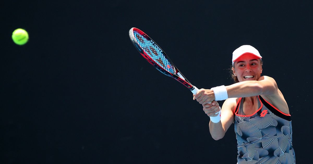 Kalinina upsets top seed Collins in Houston