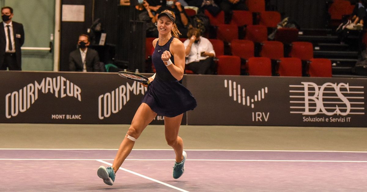 Samsonova breezes by Kalinskaya in 57 minutes to reach 3rd SF of year ...