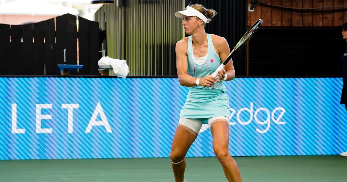 Cleveland: Samsonova sweeps past Sasnovich for 2nd straight title