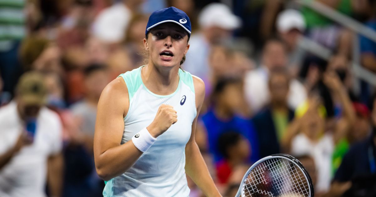 Swiatek comes back from set down to defeat Niemeier at US Open