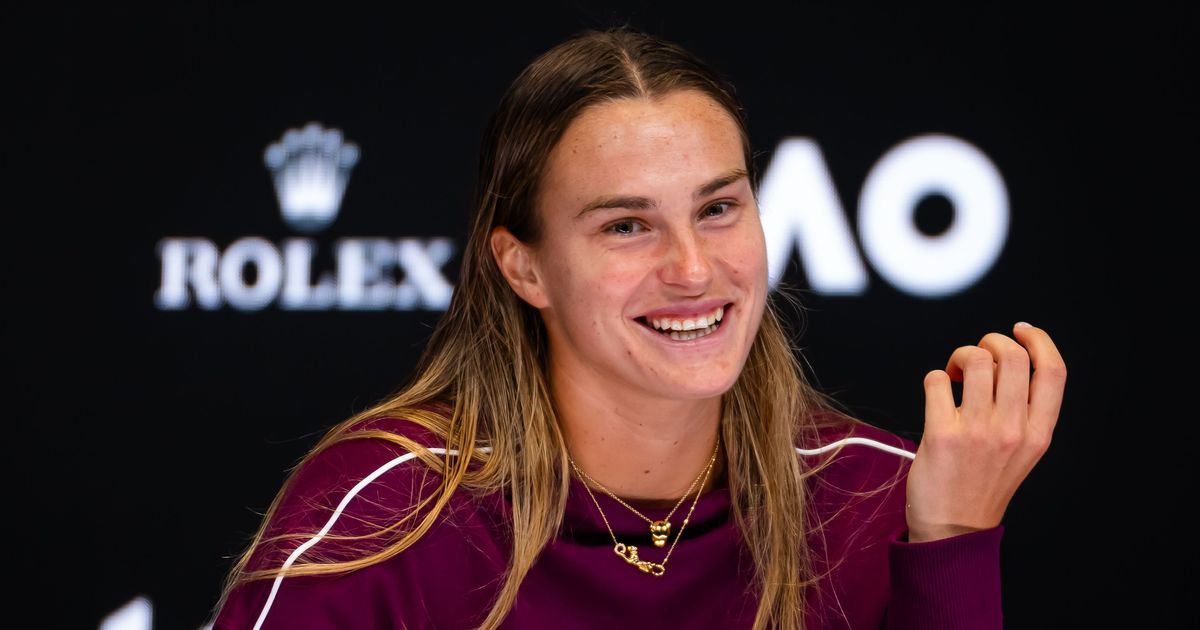 Why Sabalenka autographs her fitness trainer Jason Stacy's head