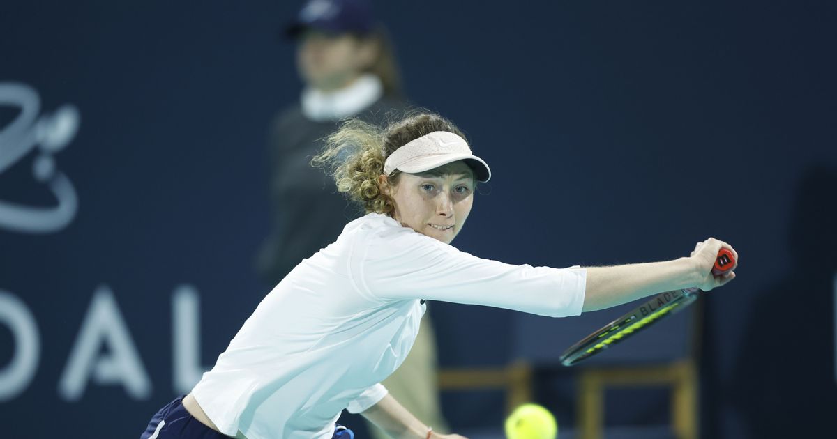 Lucky loser Bucsa edges Watson to reach first WTA quarterfinal