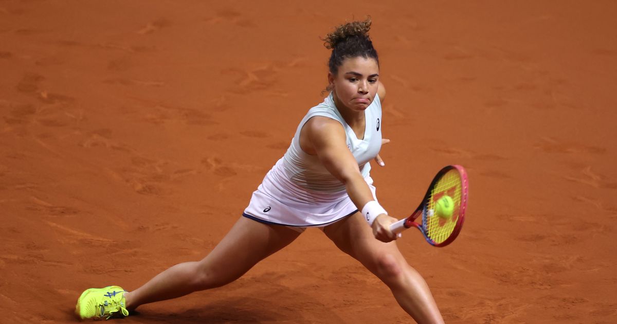 Paolini rolls past Garcia to make Madrid Round of 16