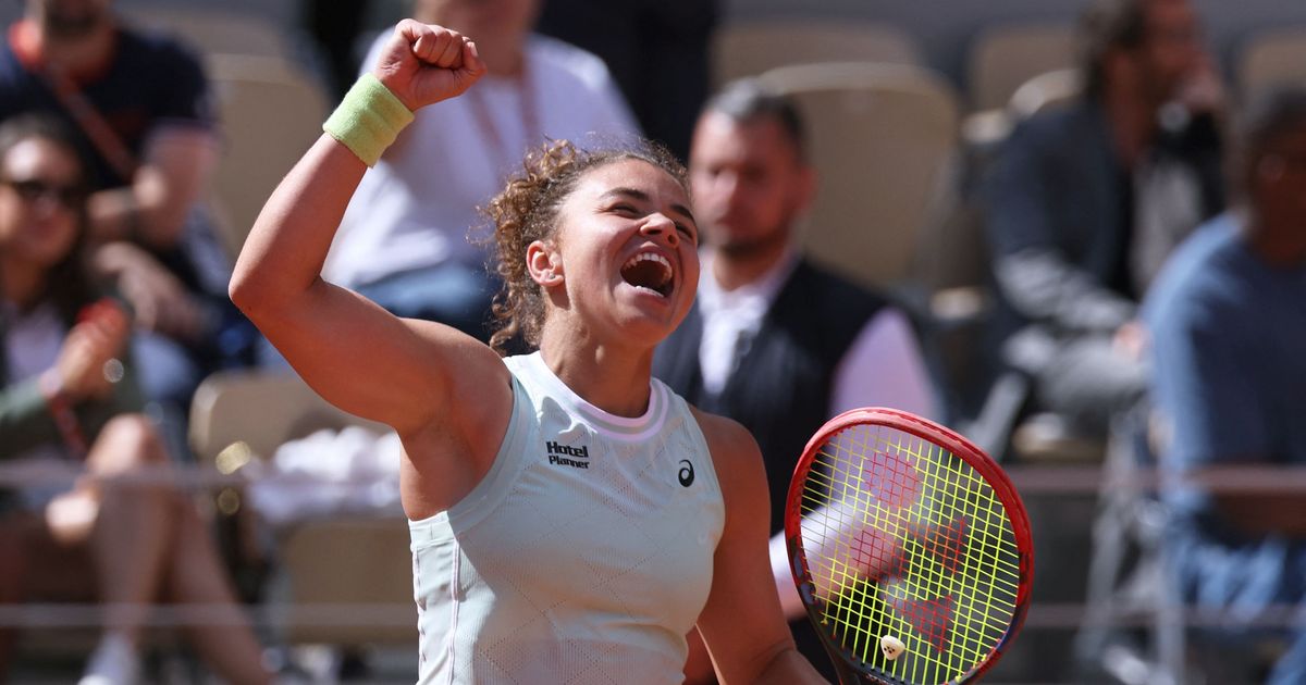 Paolini stuns Rybakina at Roland Garros to reach first Grand Slam semifinal