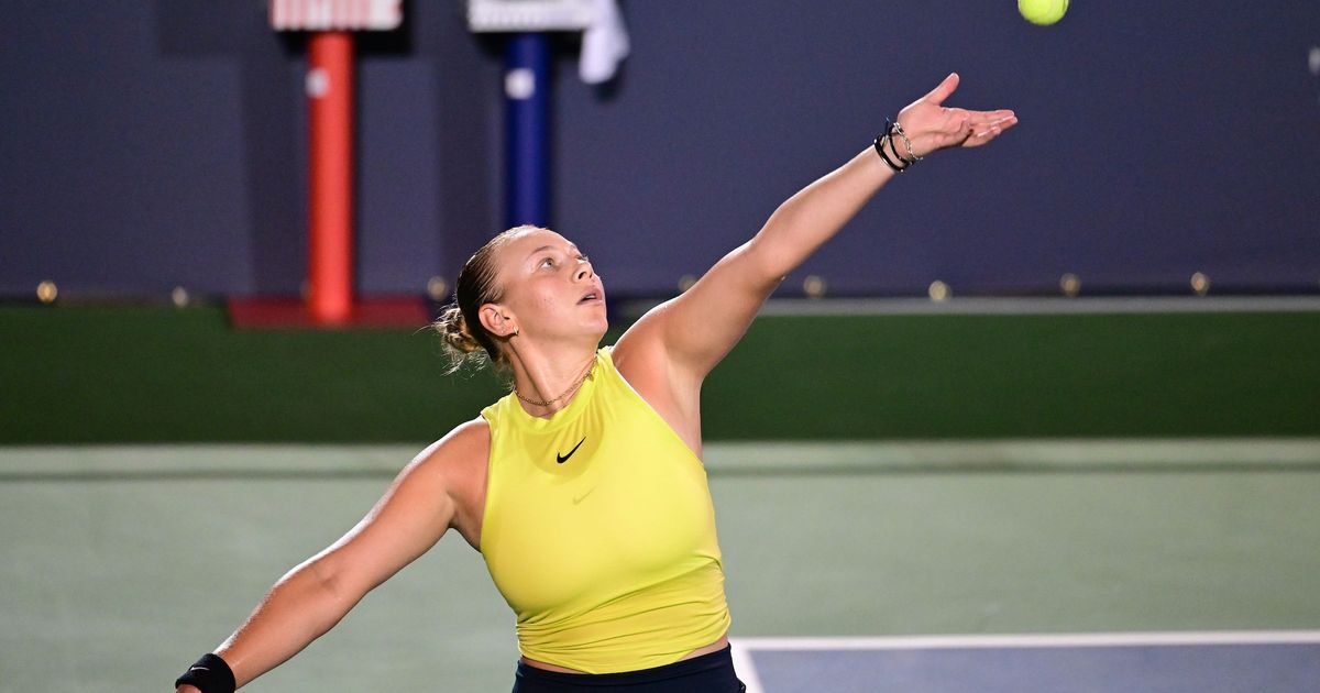 Anisimova defeats Stephens in Washington first round
