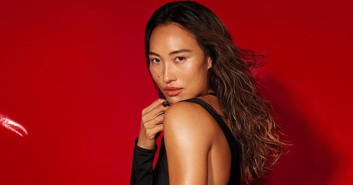 Zheng rises to 'challenge' of guest editing 'W' magazine