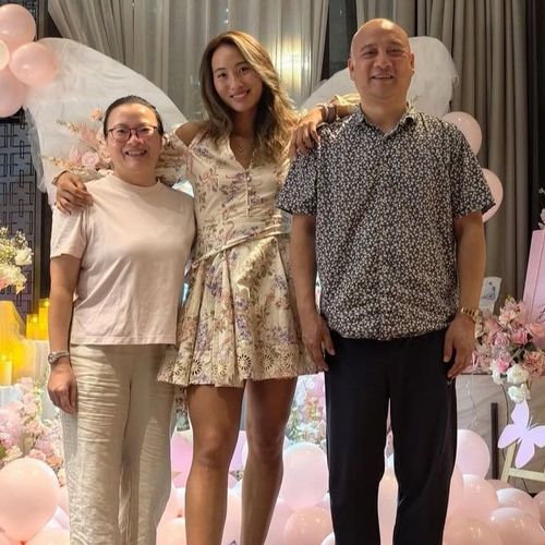 Qinwen Zheng | Player Stats & More – WTA Official