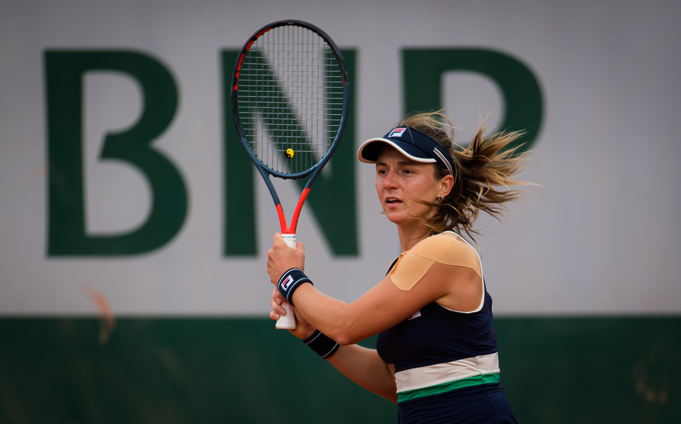 Podoroska eases past Schmiedlova at French Open