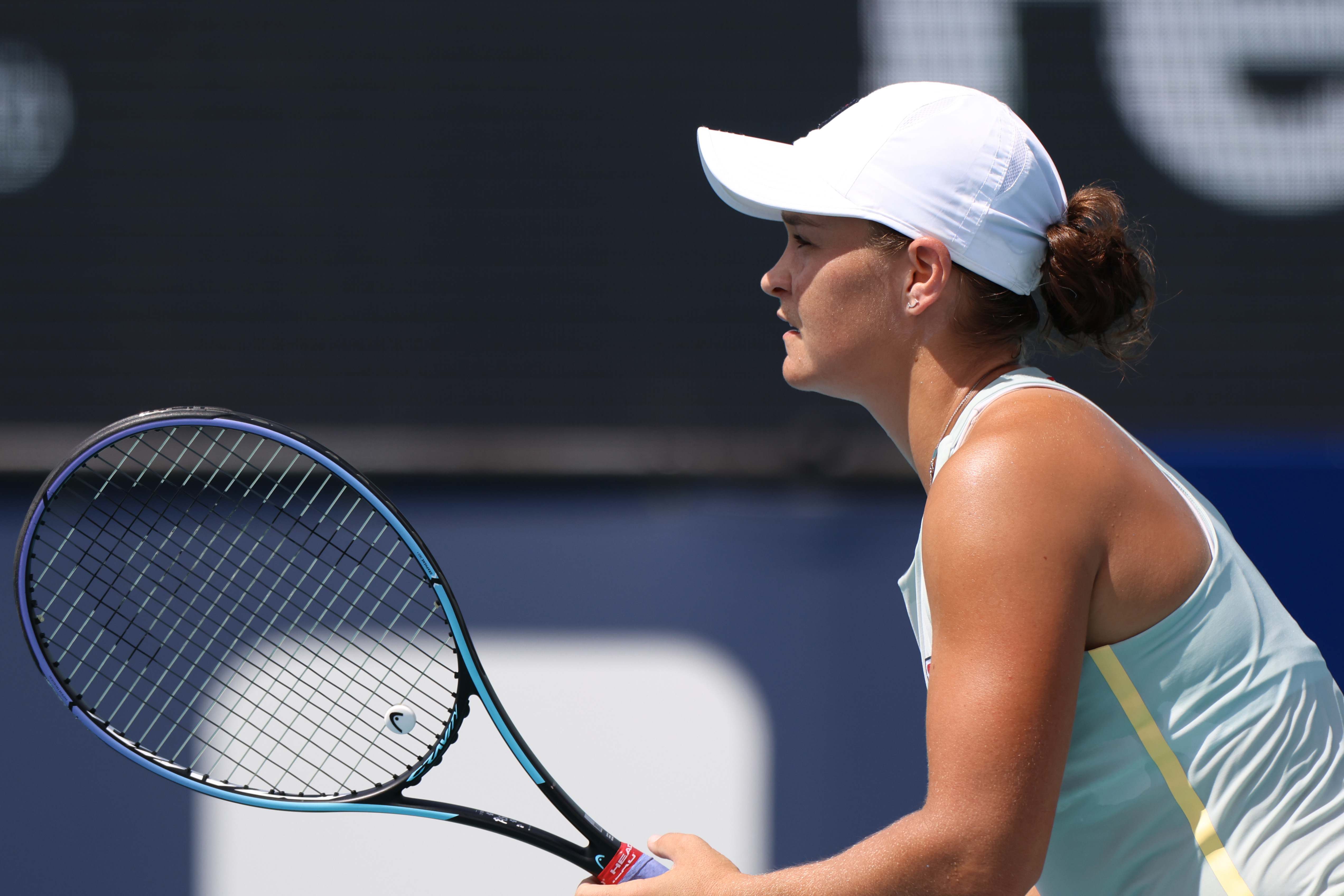 Barty moves past Ostapenko, Konjuh upsets Swiatek in Miami