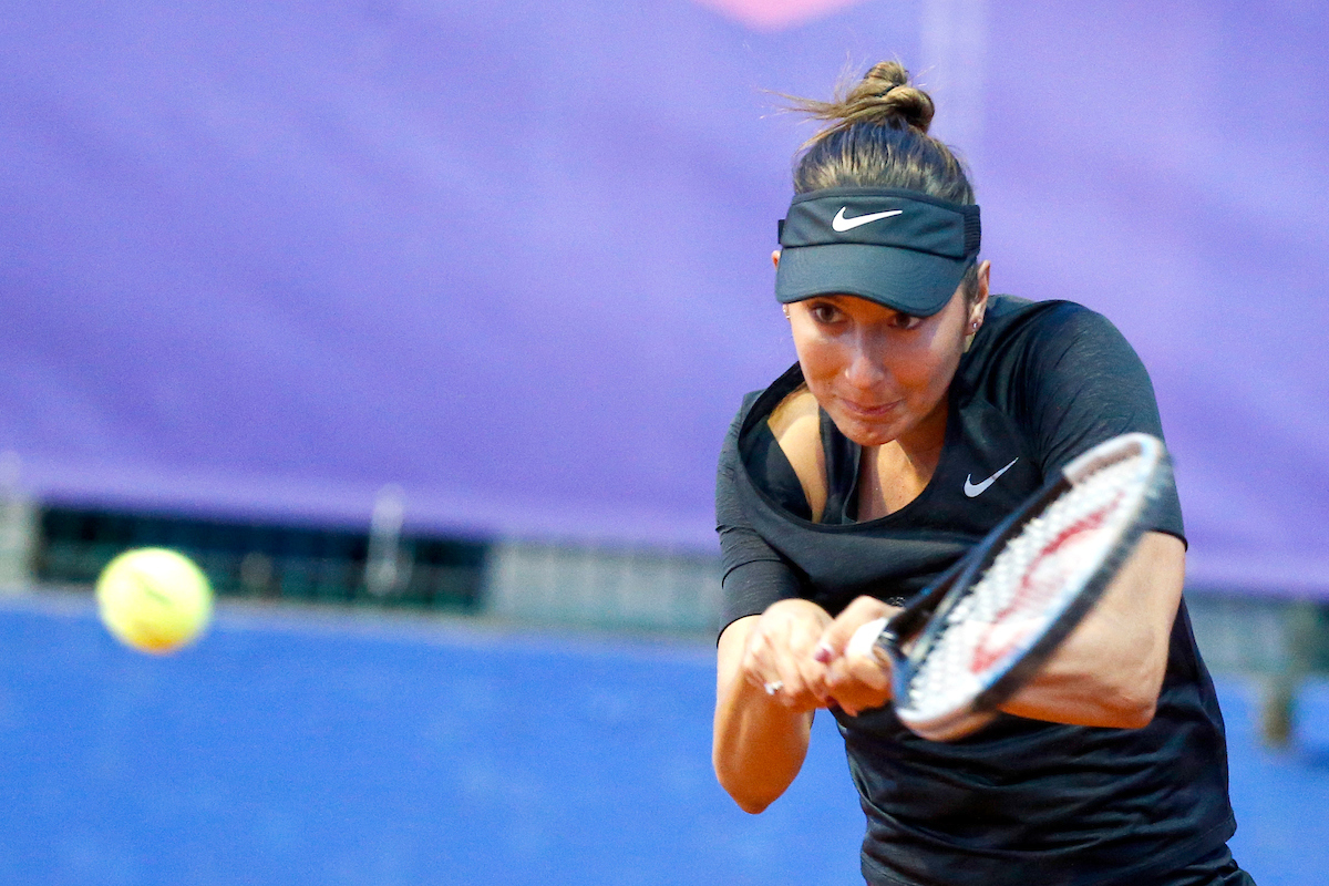 Dodin powers past Vandeweghe in Nottingham opener: Highlights