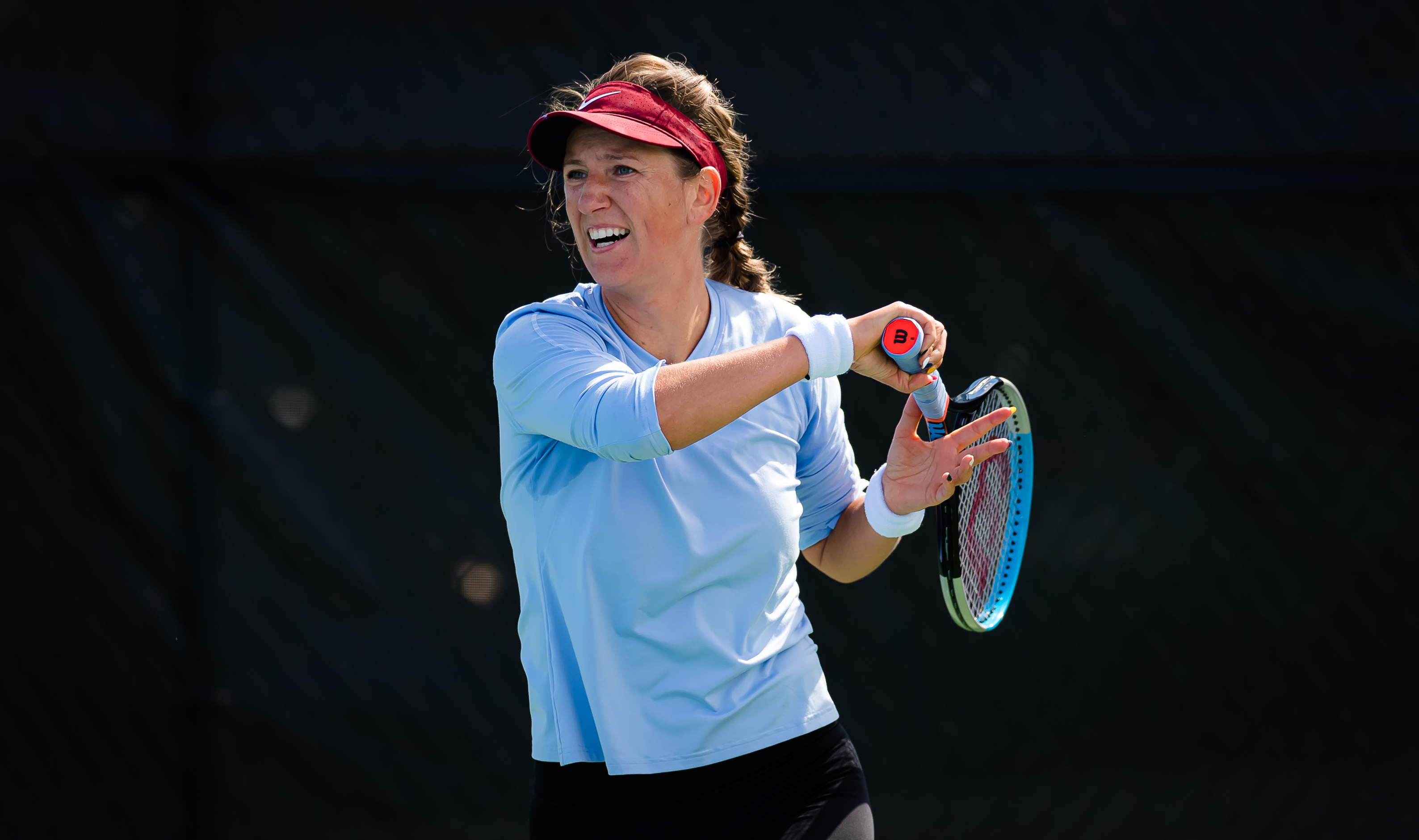 Azarenka domina en debut en Chicago; Zidansek supera a Stephens