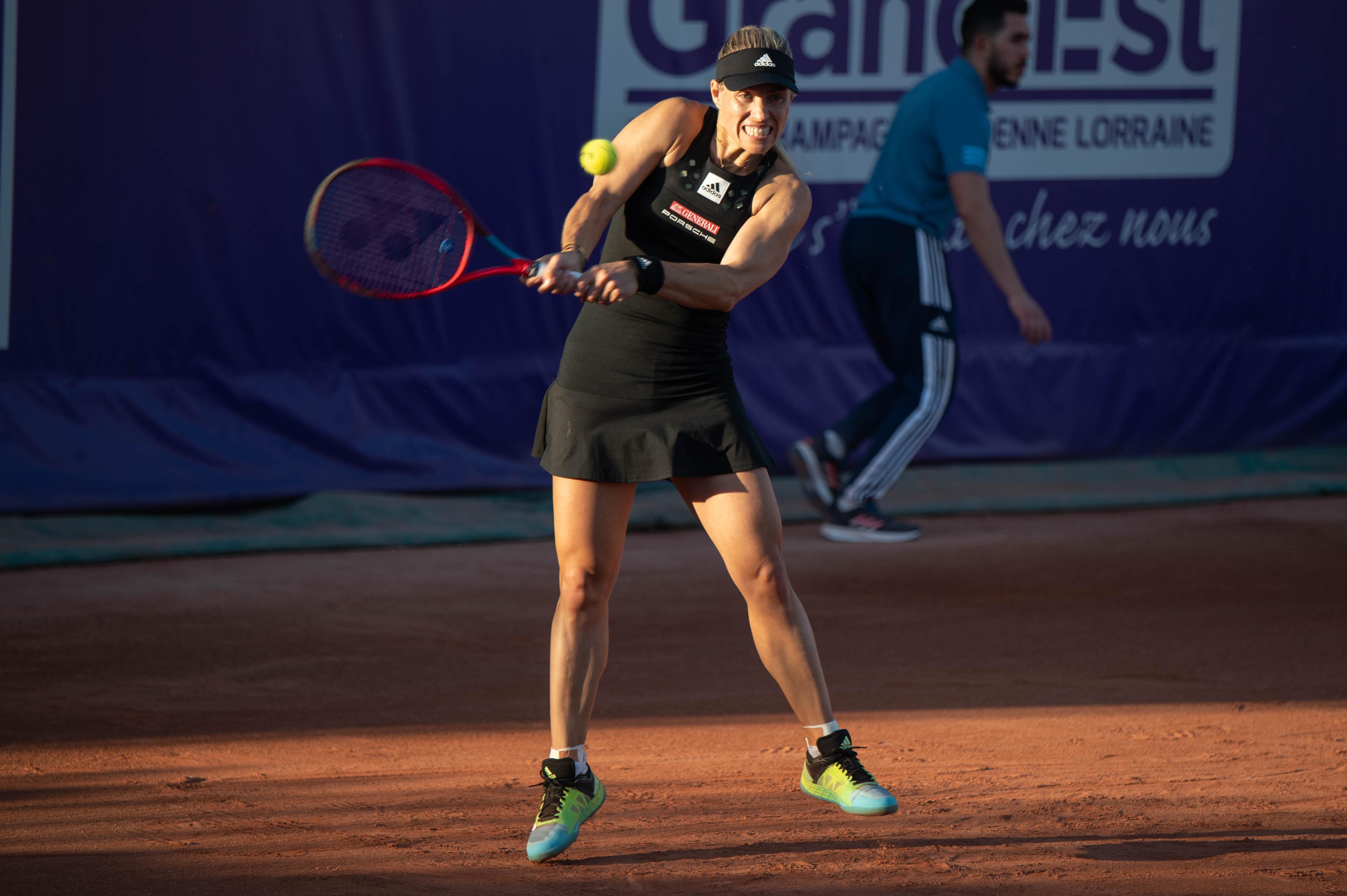 Strasbourg: Kerber bests French hope Parry in 1st round