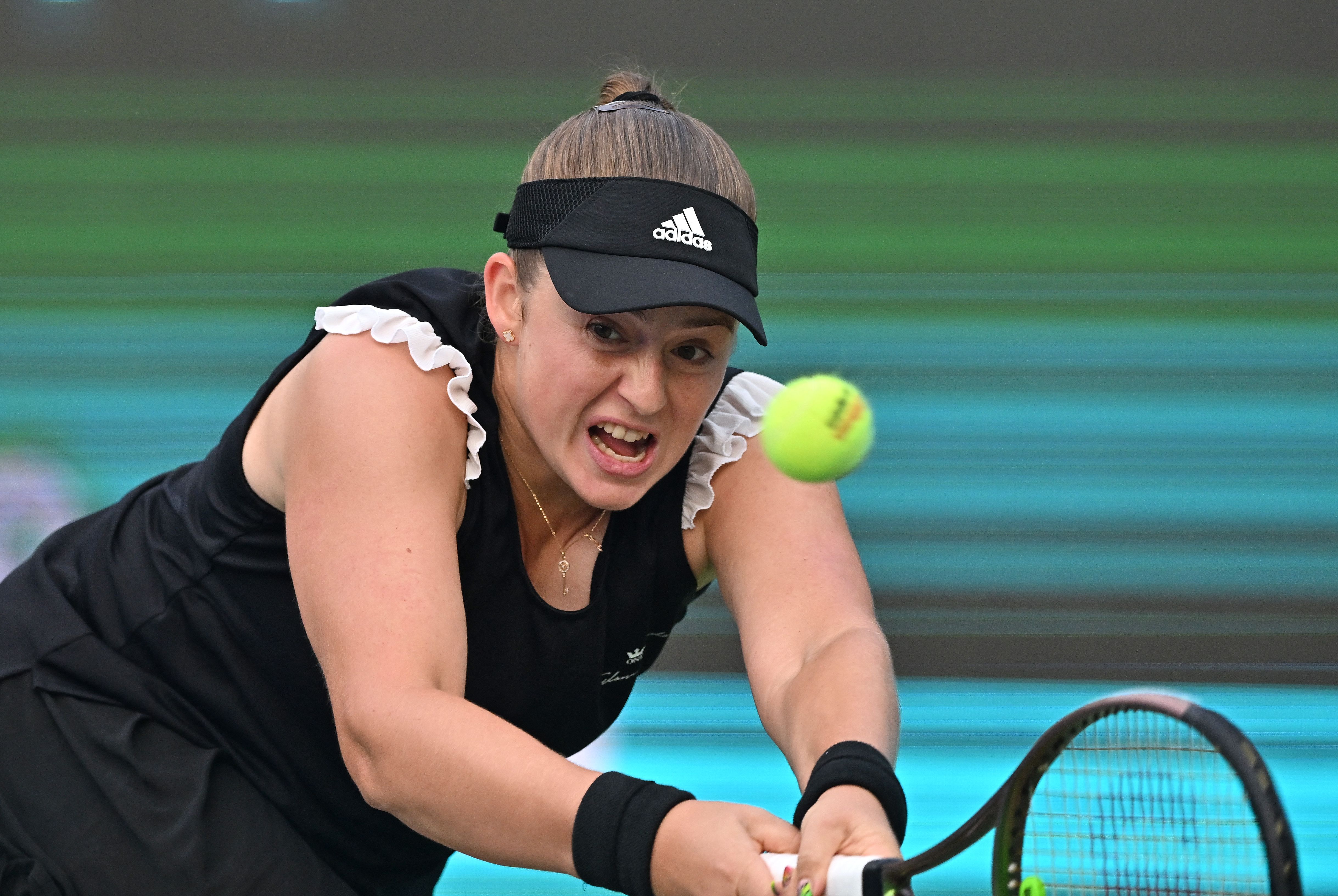 Ostapenko to face Alexandrova in Seoul final after Raducanu retires