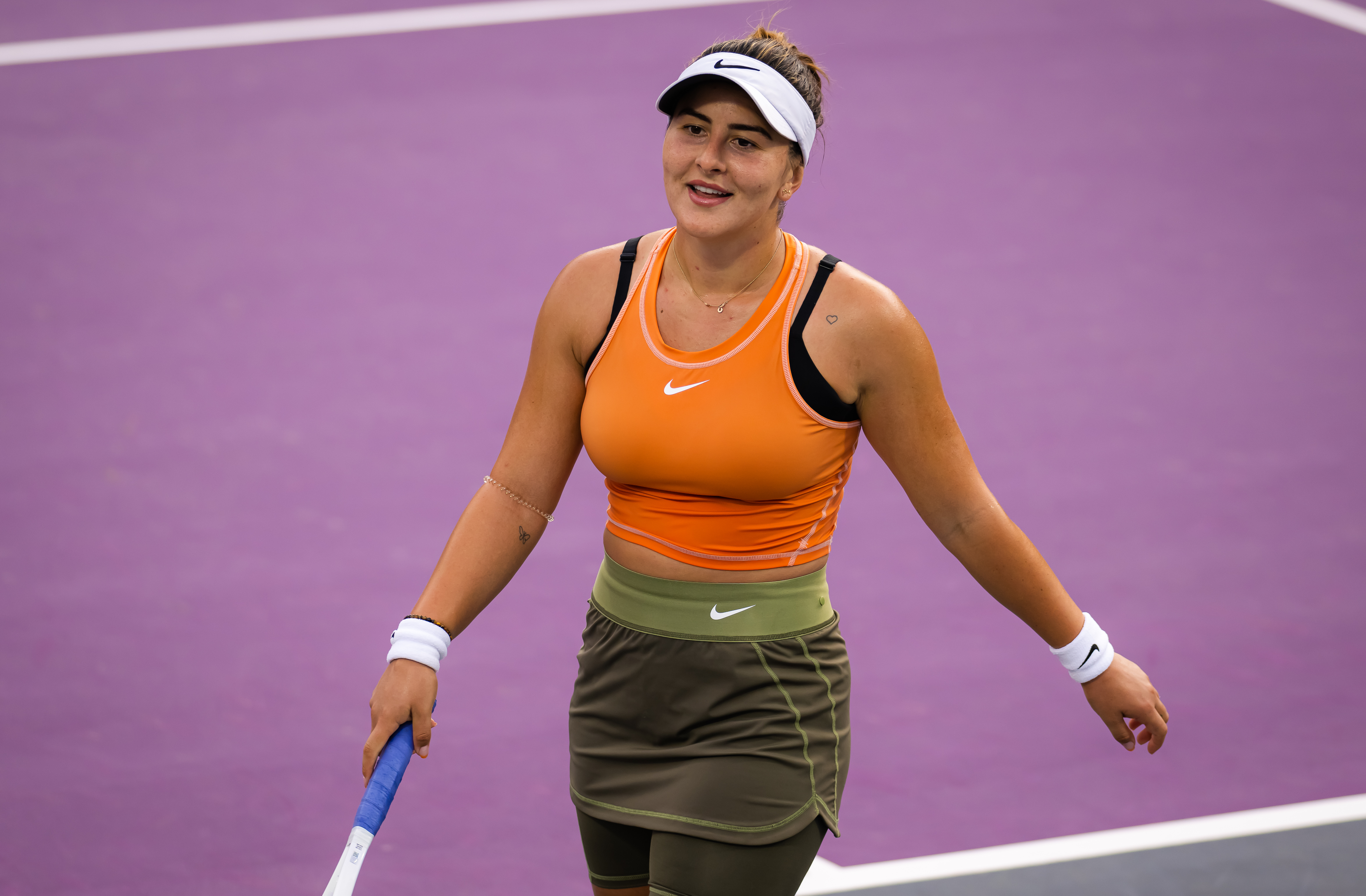 Andreescu overcomes Kvitova; Rybakina advances in Guadalajara