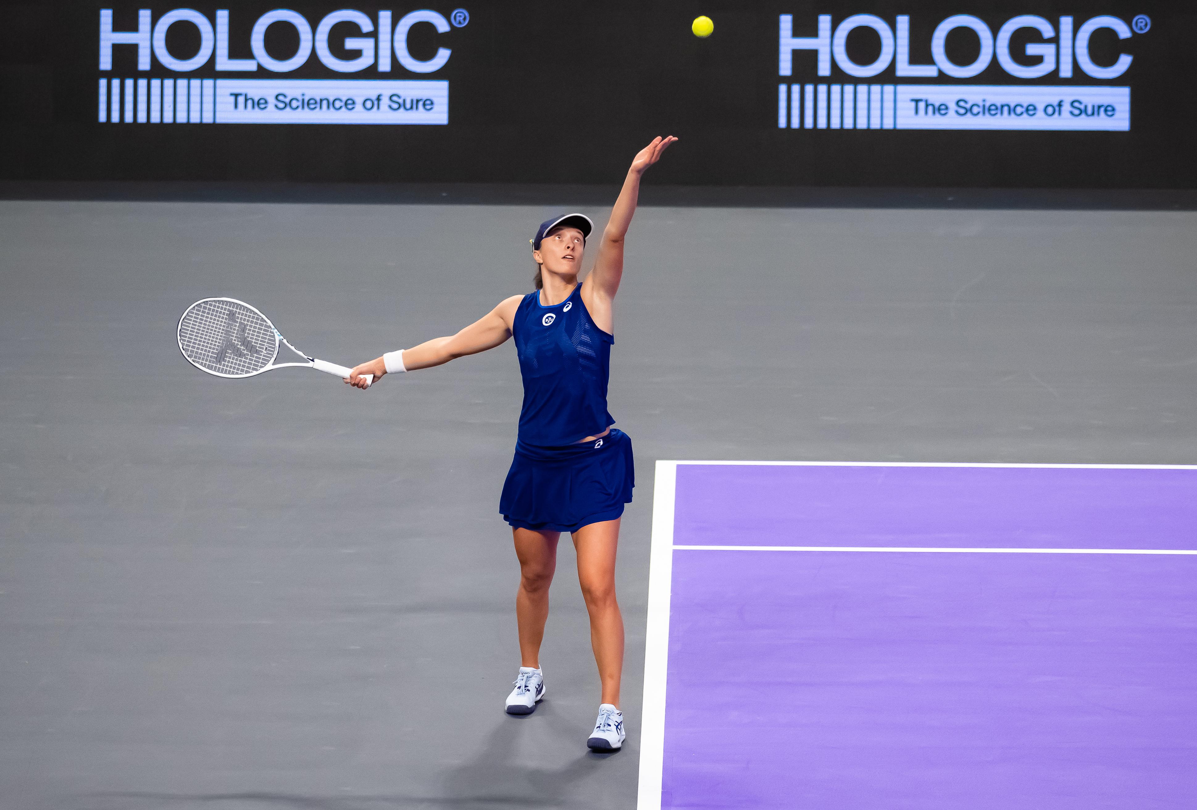 Swiatek downs Garcia, clinches top seed in WTA Finals group