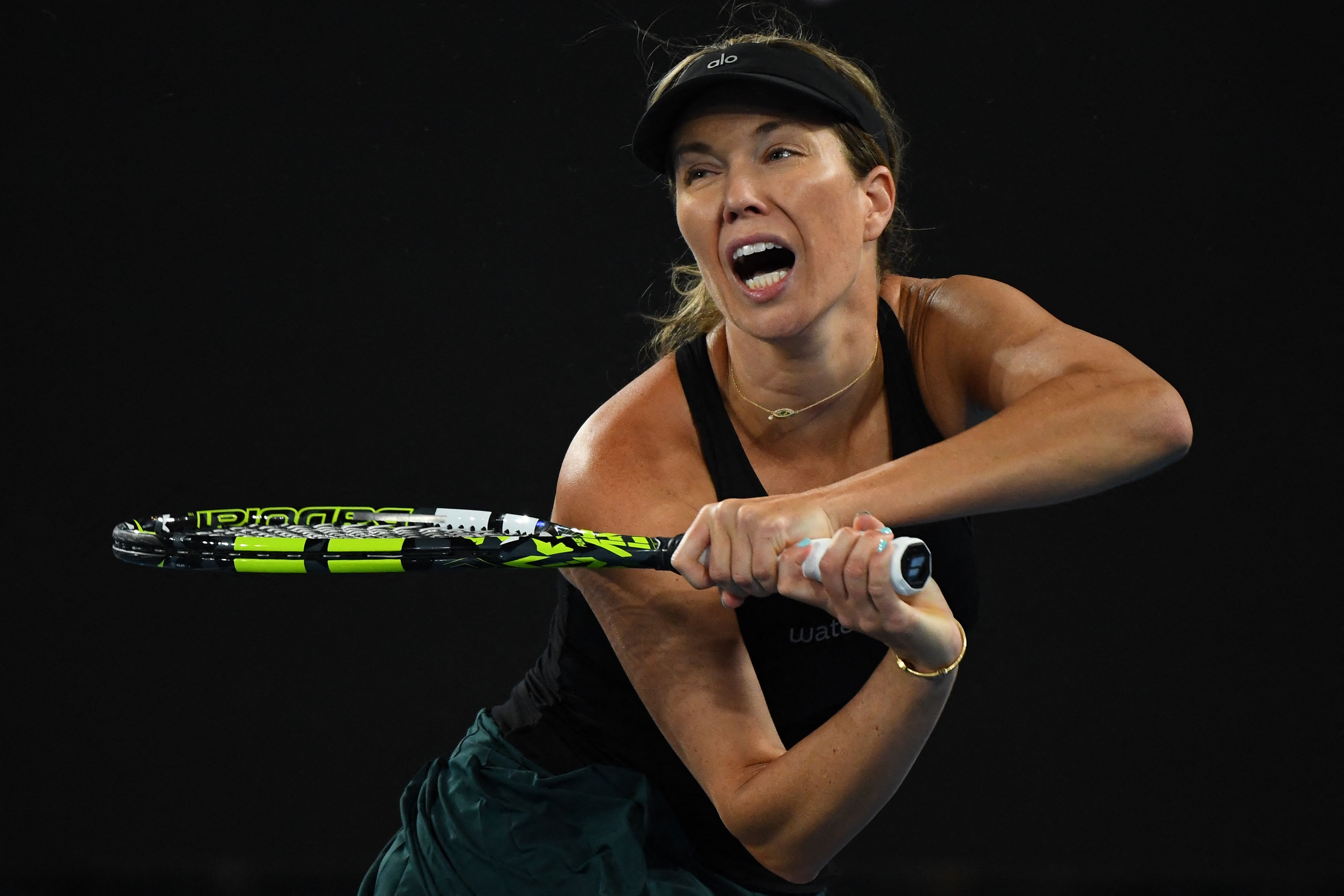 Australian Open: Collins battles past Muchova in third-set tiebreak