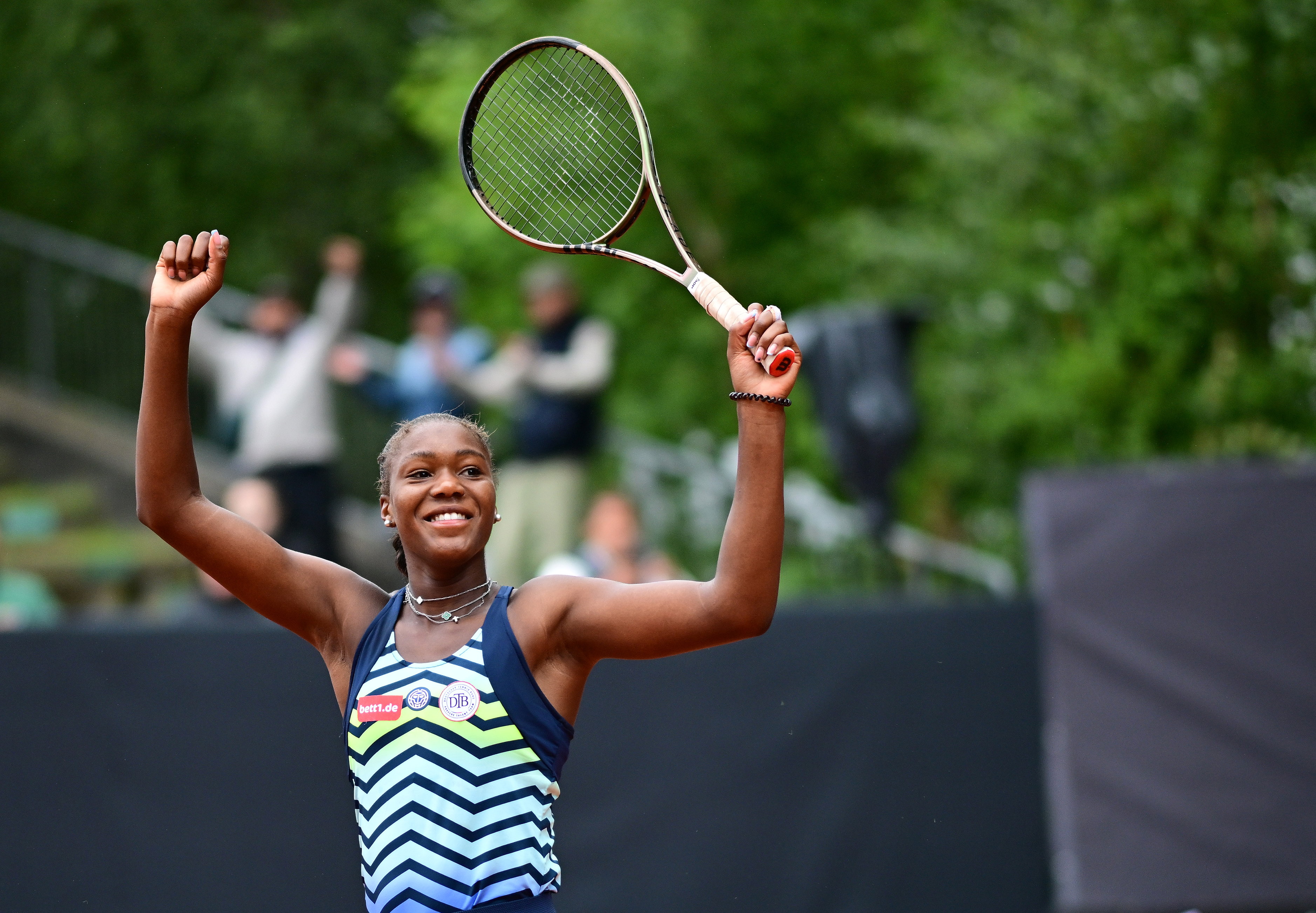 Hamburg: Noha Akugue pulls off comeback vs. Trevisan to reach semis