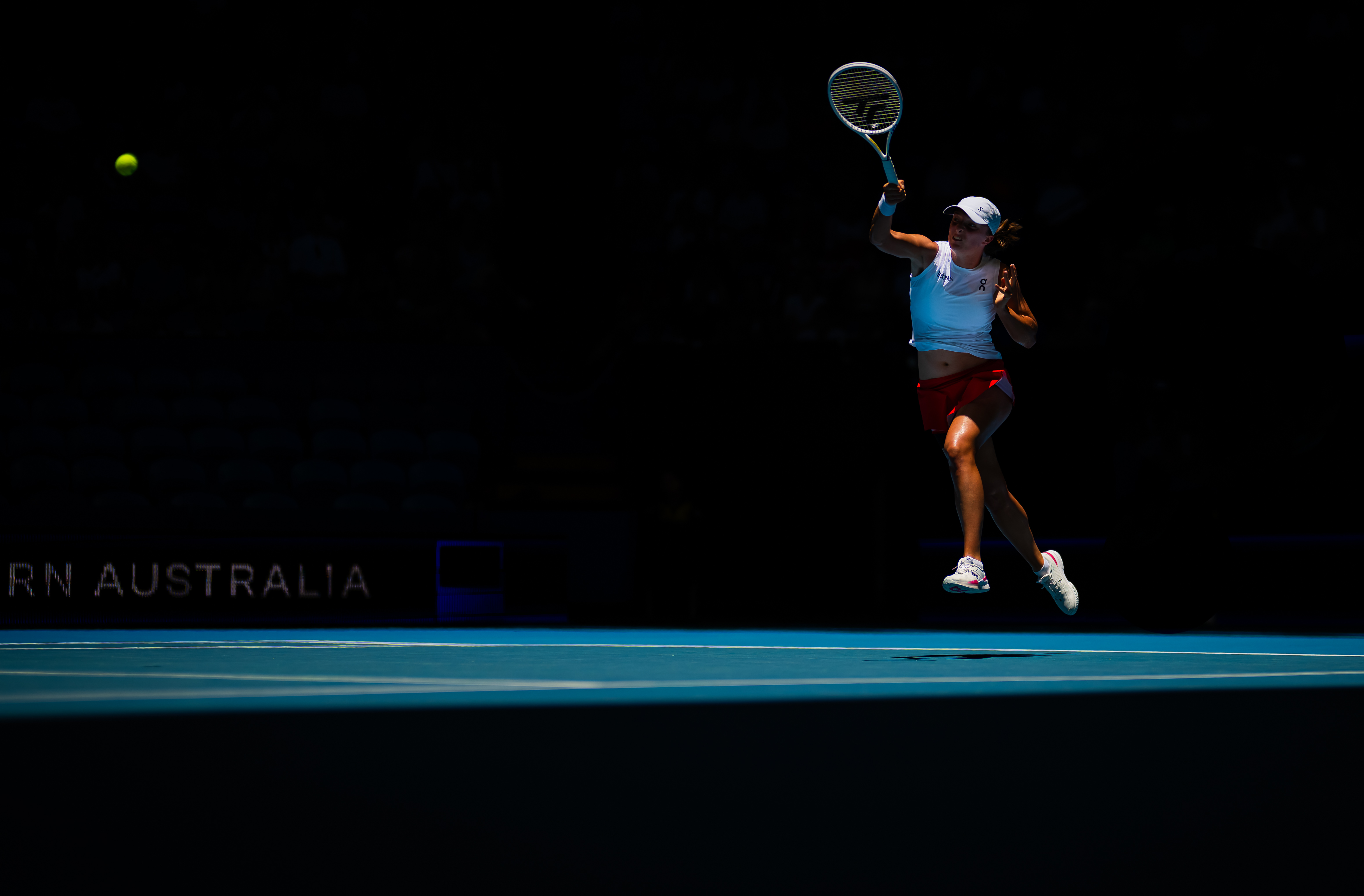 Swiatek eases past Sorribes Tormo as Poland books quarterfinal spot