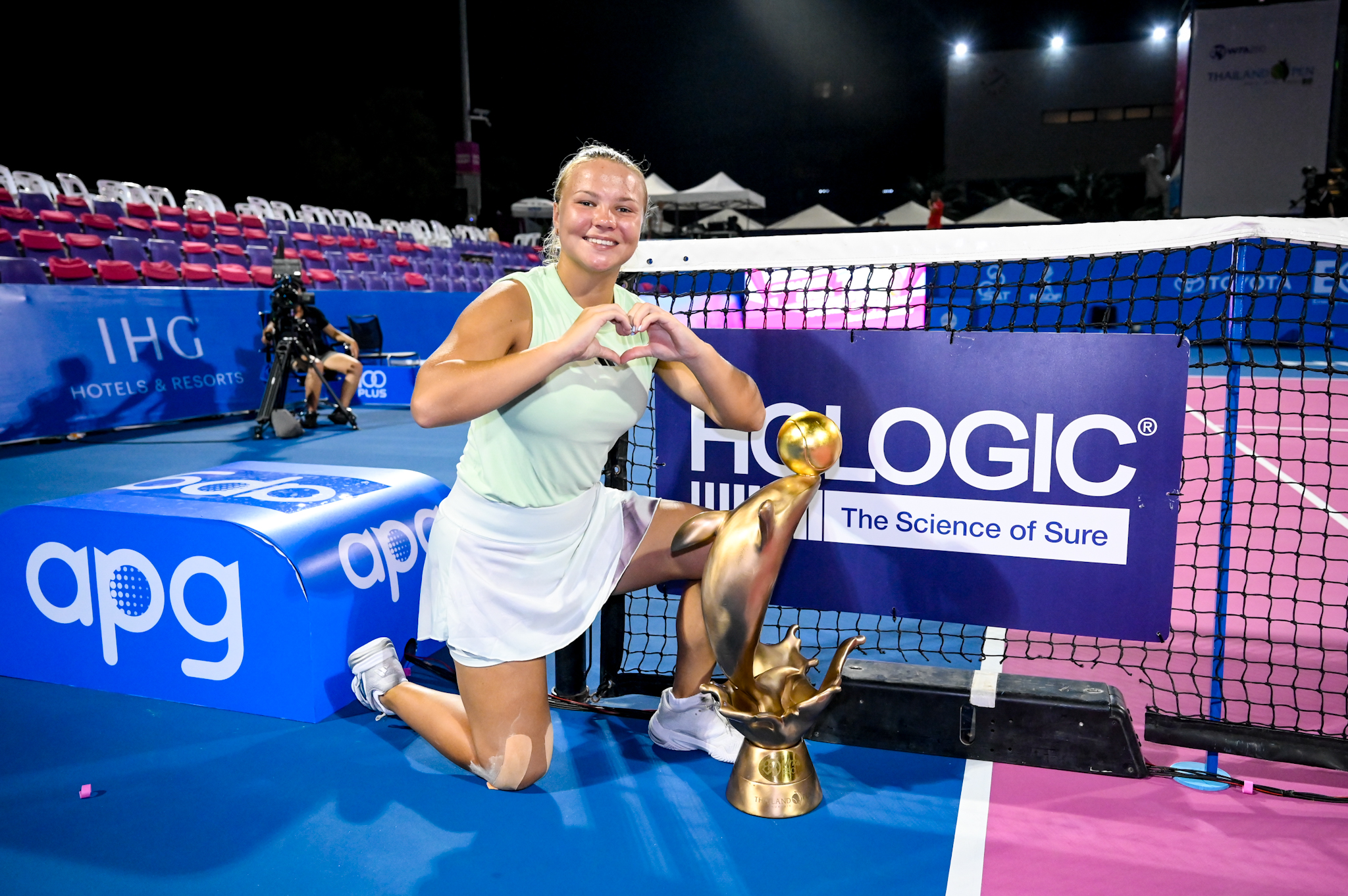 Shnaider, 19, stuns Zhu in Hua Hin to win first WTA title