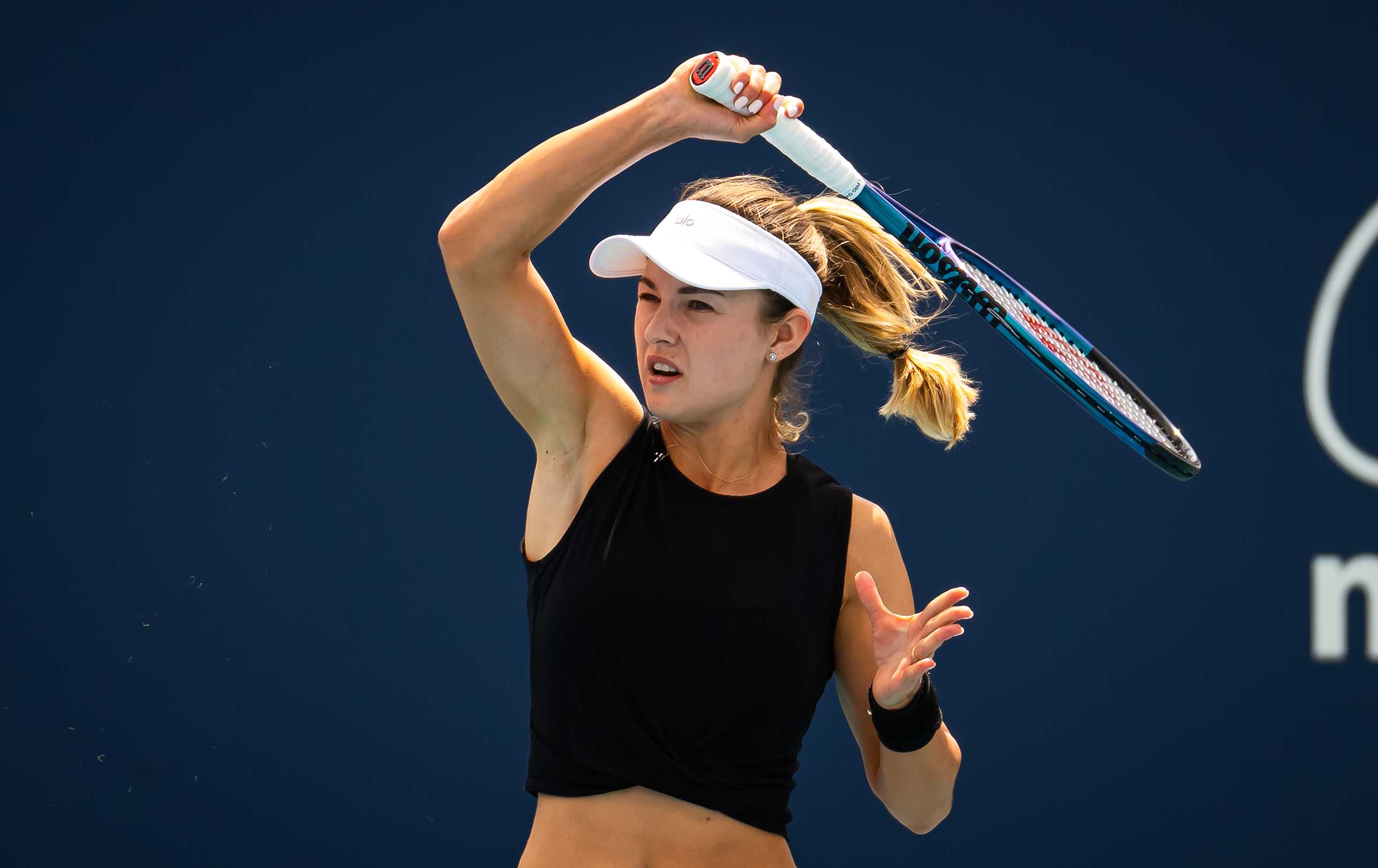 Kalinskaya cruises past Wang Xiyu in Miami second round