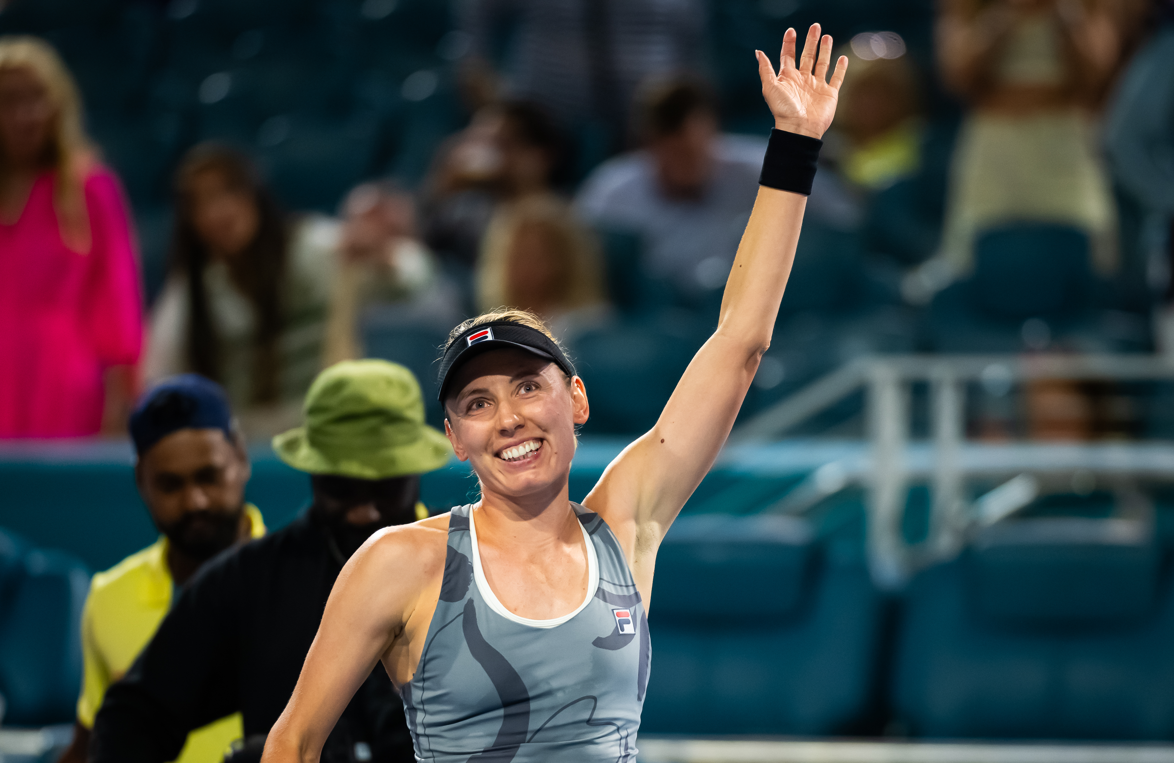 Alexandrova upsets No.1 Swiatek in Miami fourth round