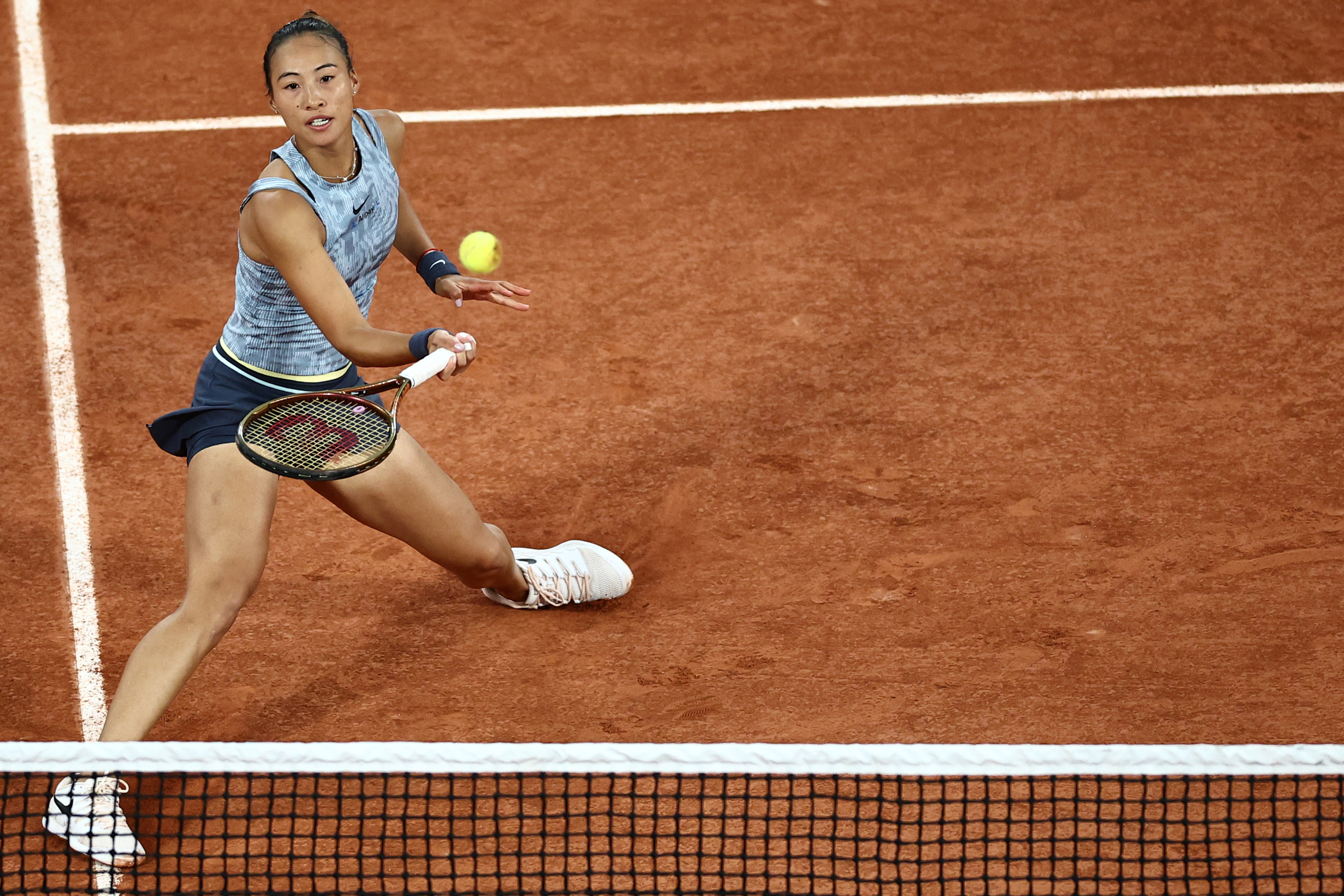Zheng advances at Roland Garros as Cornet’s career comes to an end
