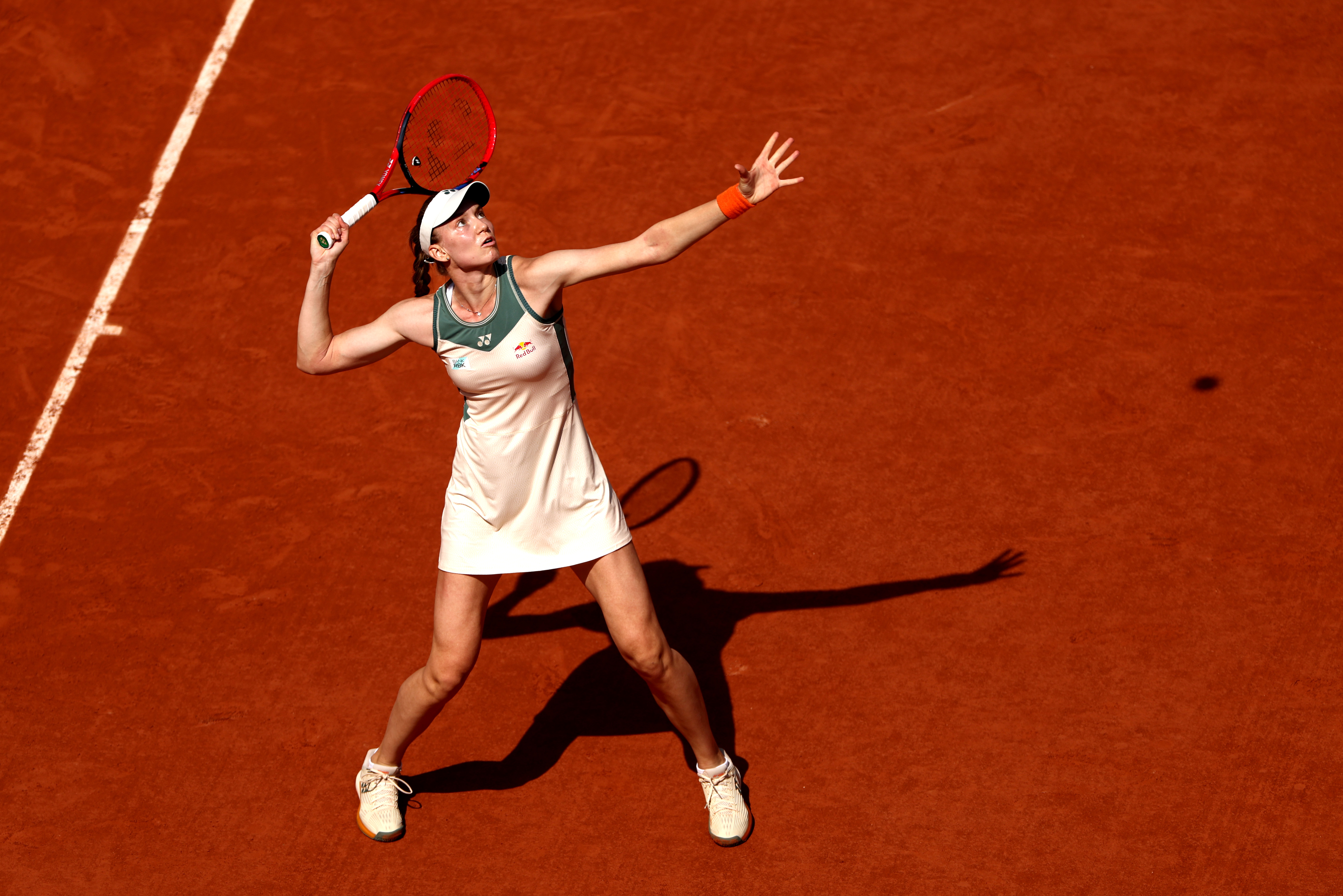 Rybakina bests Svitolina to reach Roland Garros quarters; to face Paolini