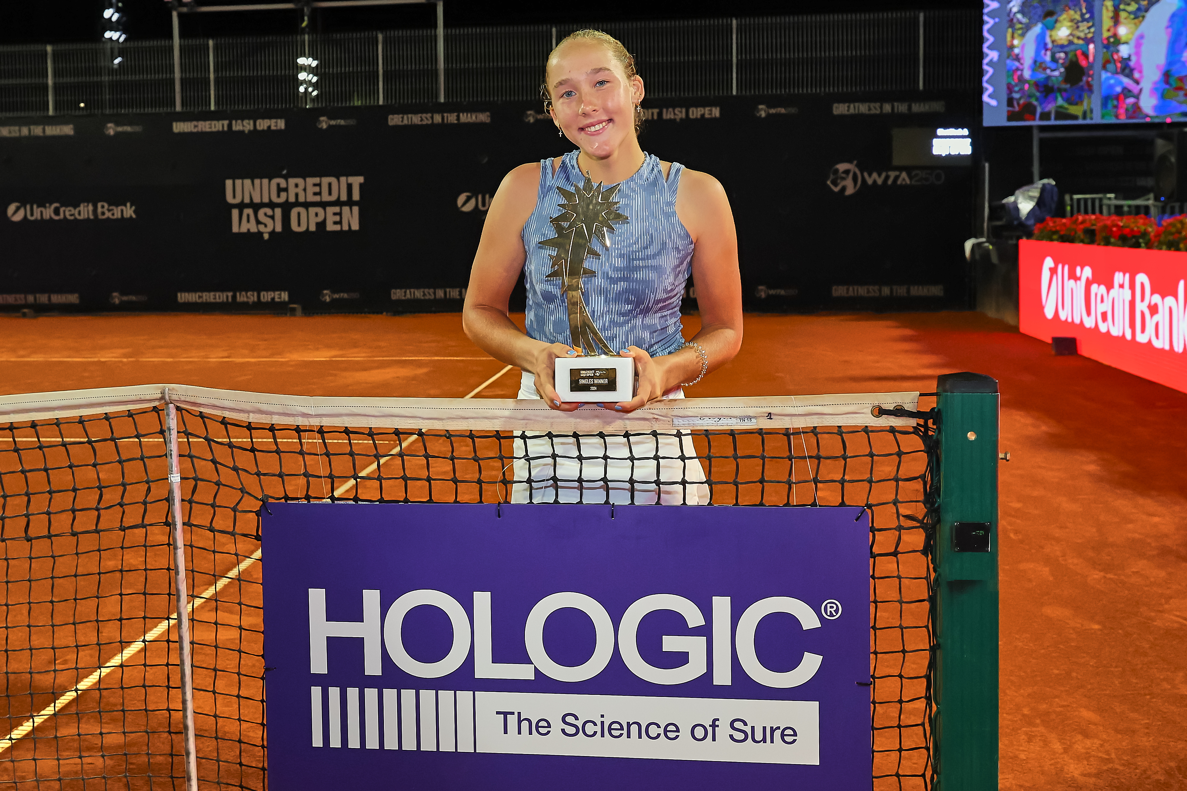 Mirra Andreeva captures first WTA title as Avanesyan retires in Iasi