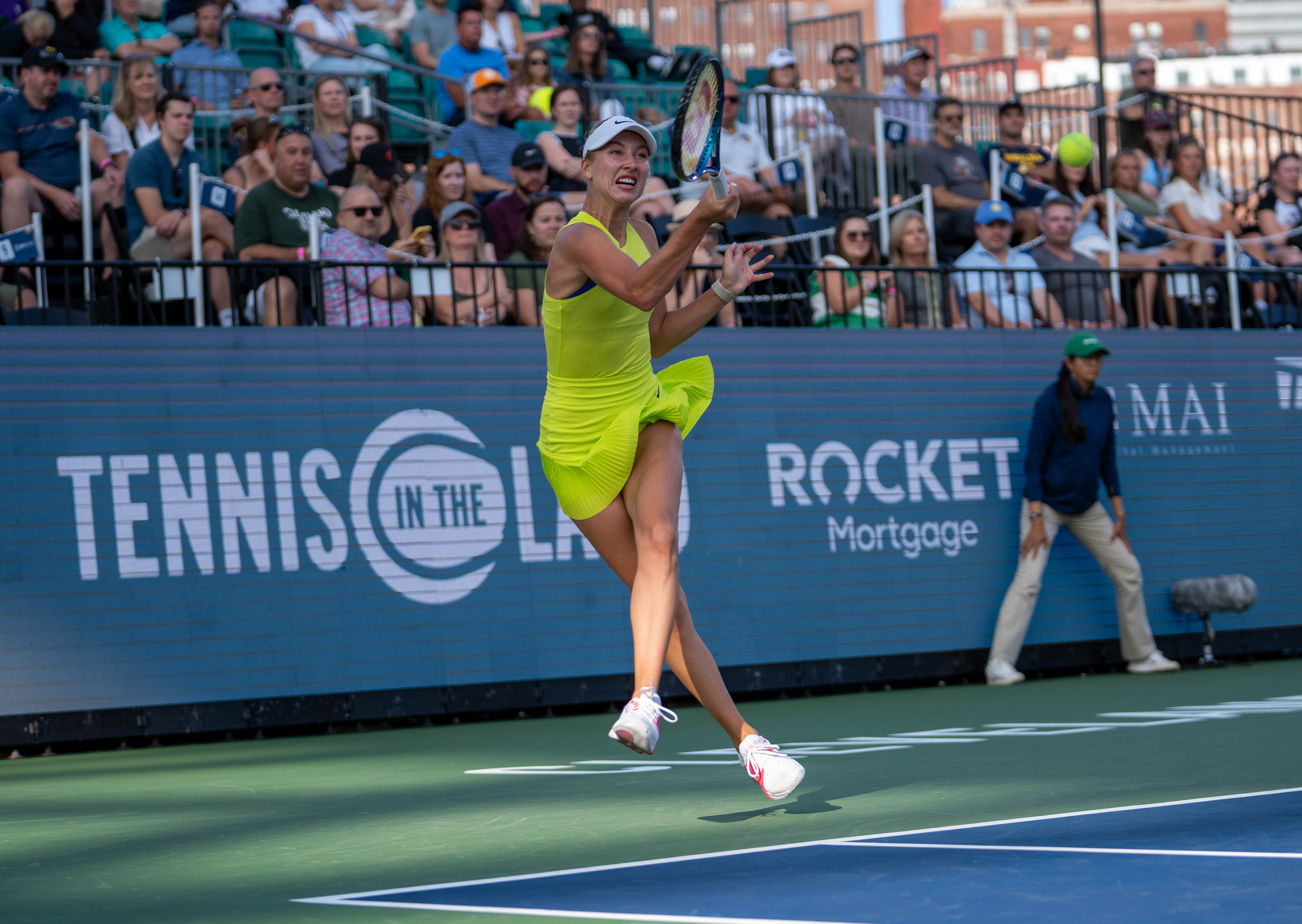 Potapova's six best strikes from her Cleveland quarterfinal victory