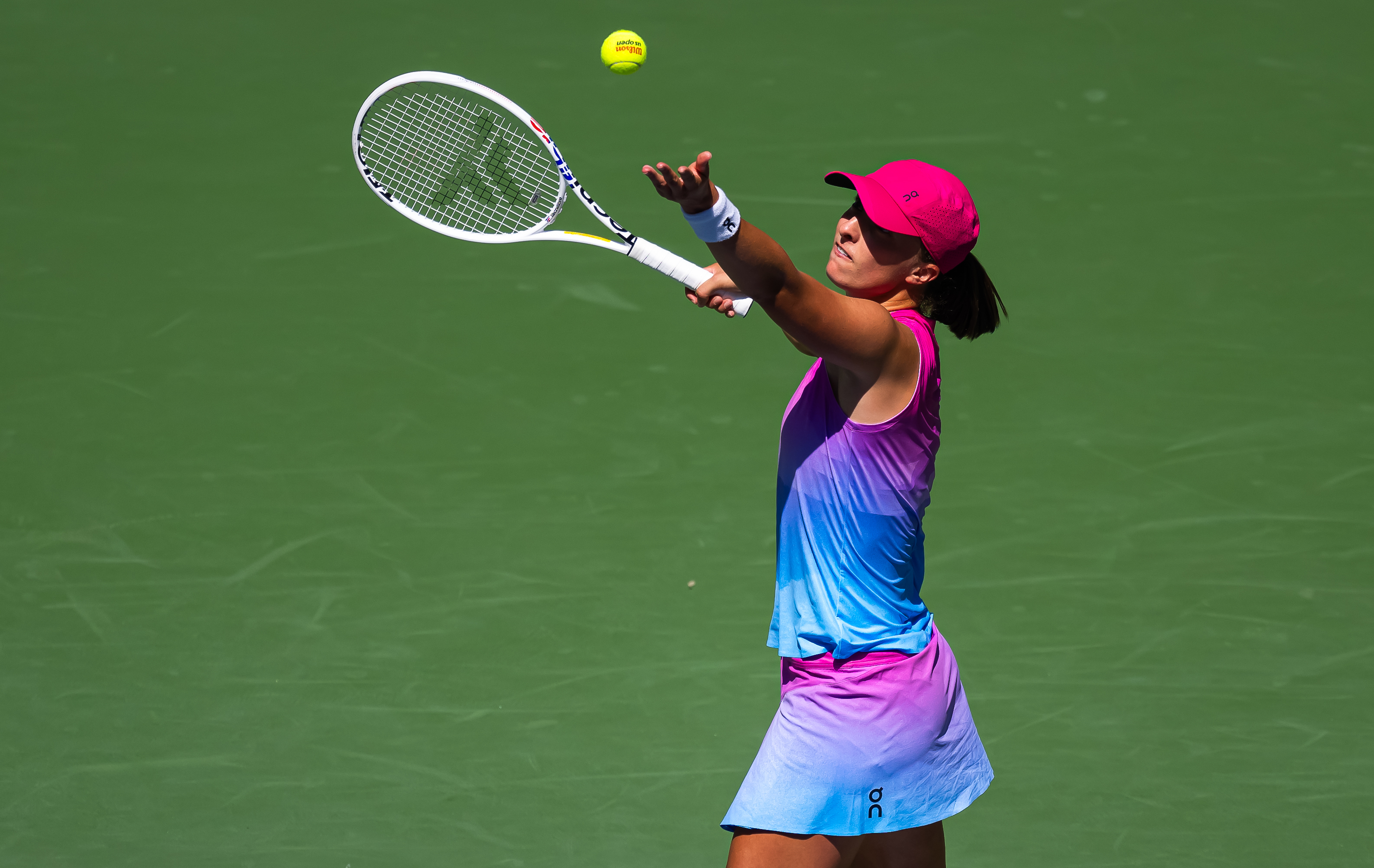 Swiatek saves triple set point, holds off Rakhimova in US Open first round