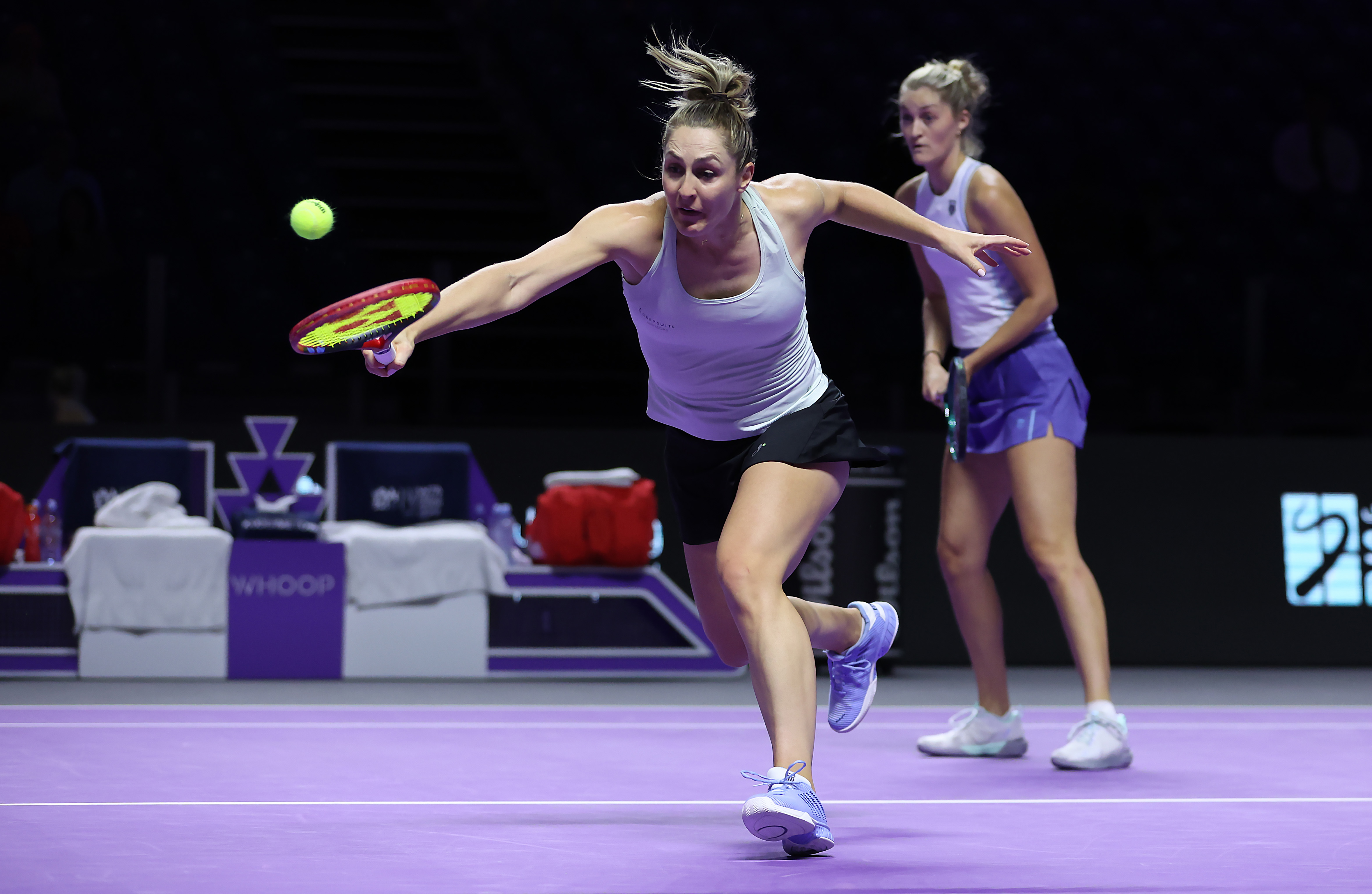 Dabrowski/Routliffe save match point to defeat Errani/Paolini at WTA Finals
