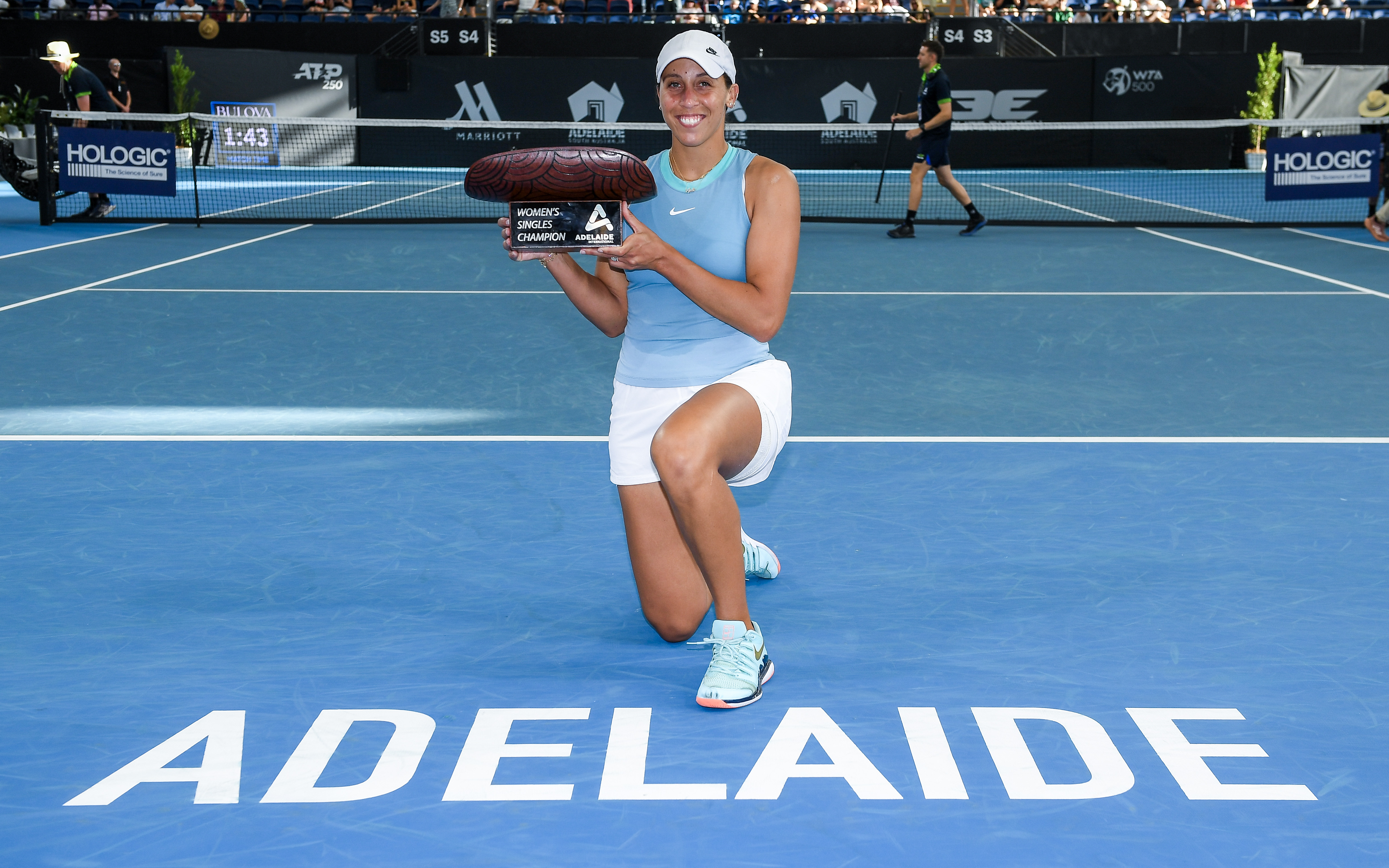 Full replay: Keys fights through the pain for ninth career title ...