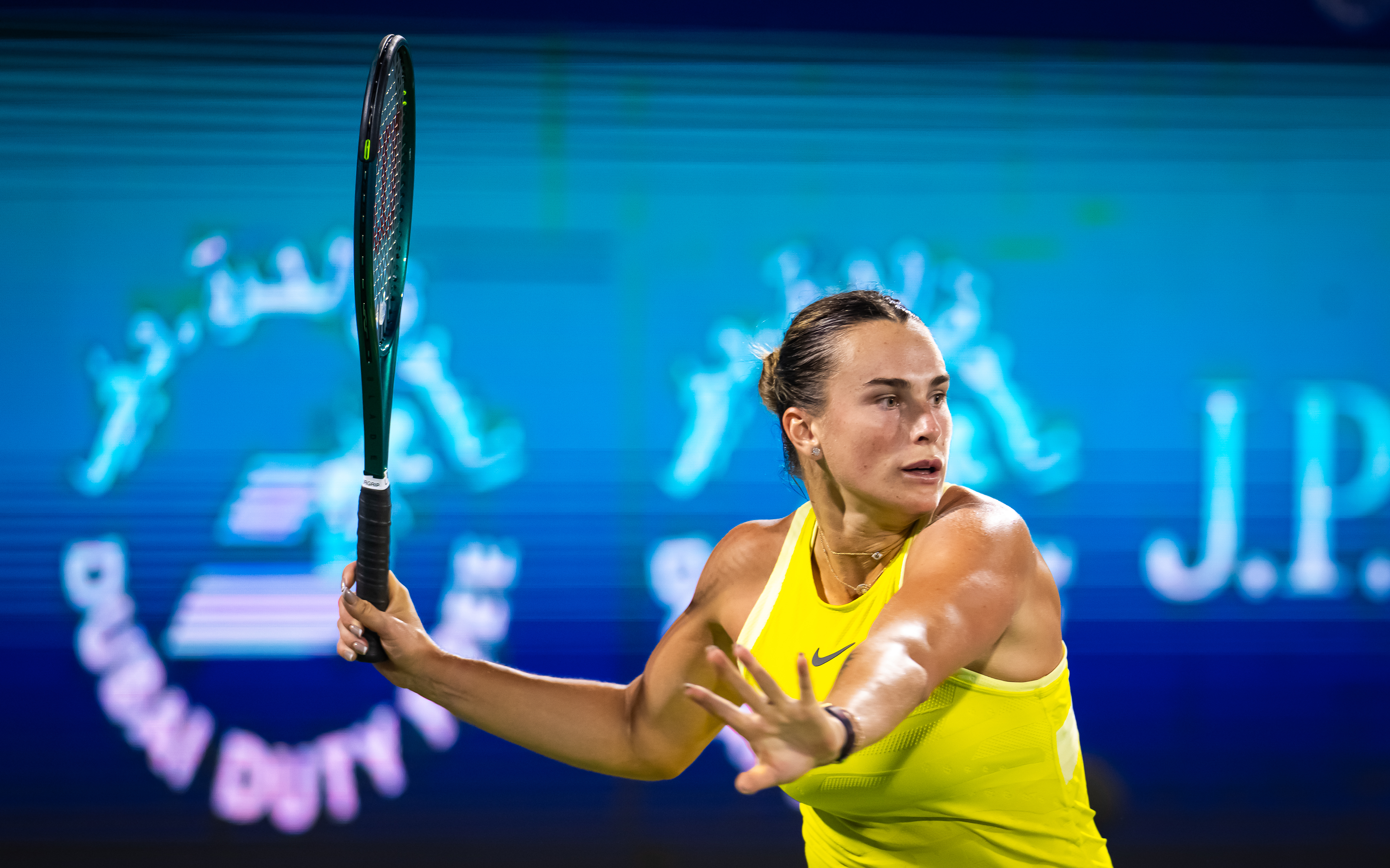 Sabalenka wins in Dubai; Zheng and Andreeva matches postponed to Wednesday