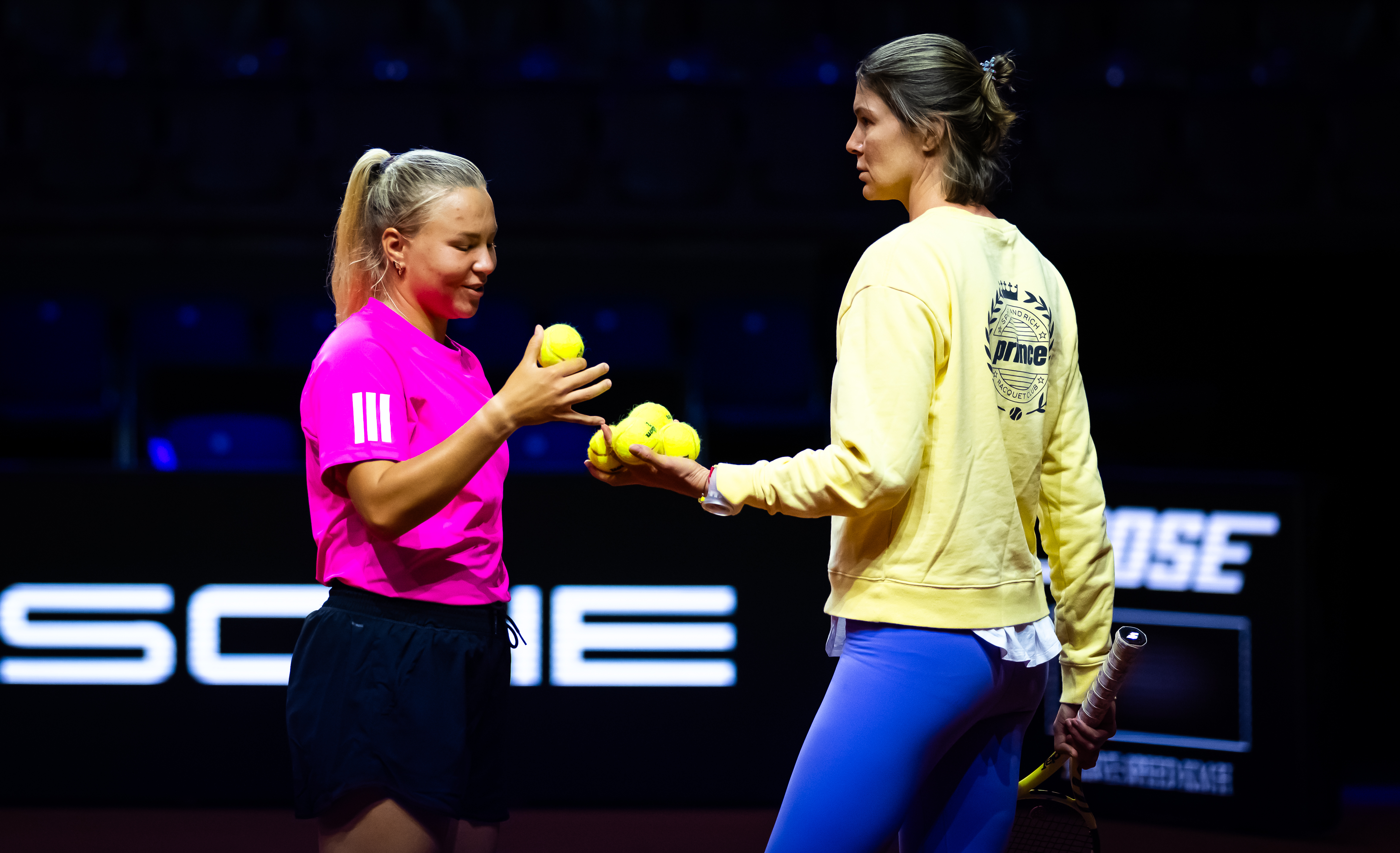 Safina steps back into the arena, this time in Shnaider’s corner