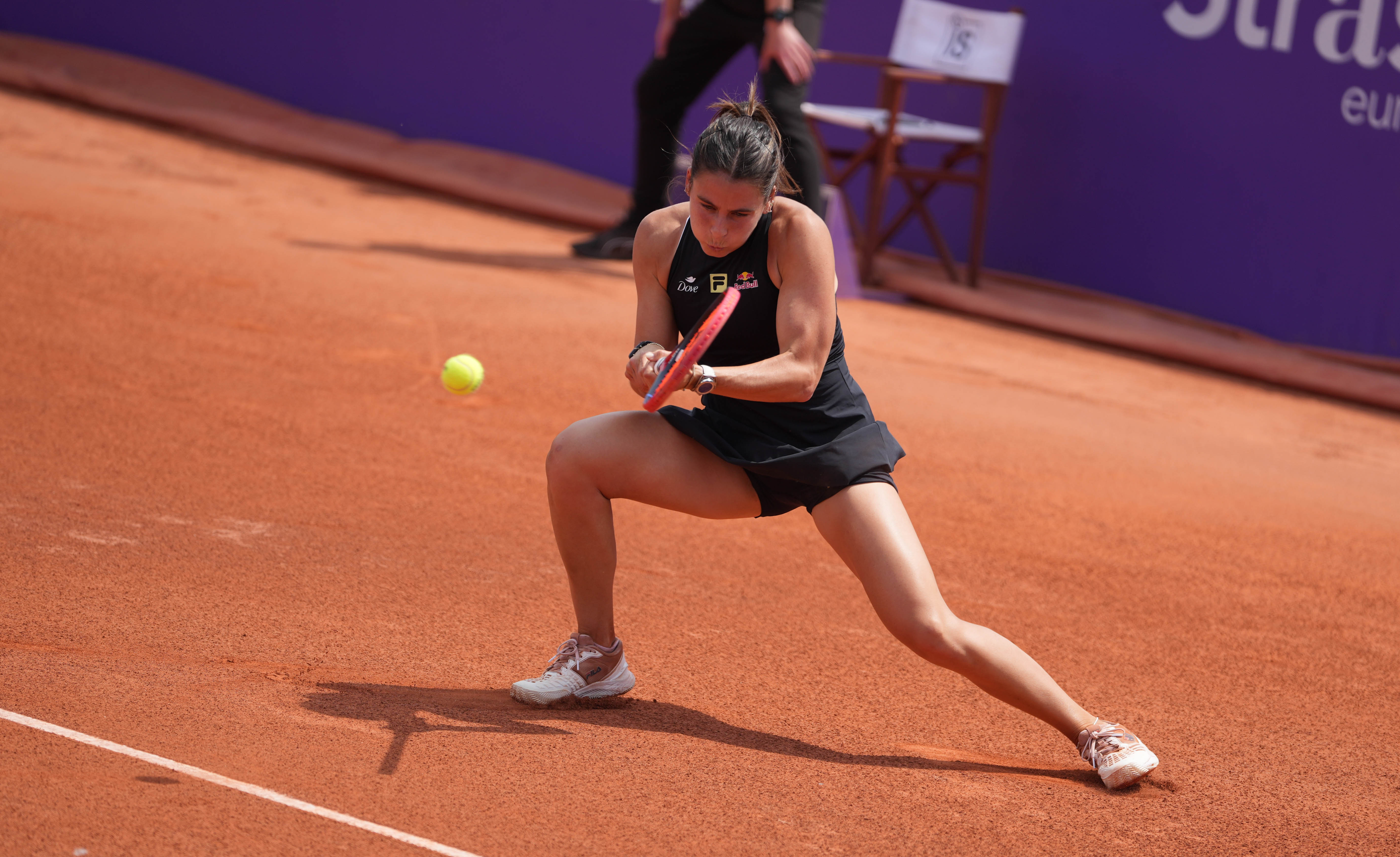 Navarro wins nine of last 10 games to reach Strasbourg quarterfinals
