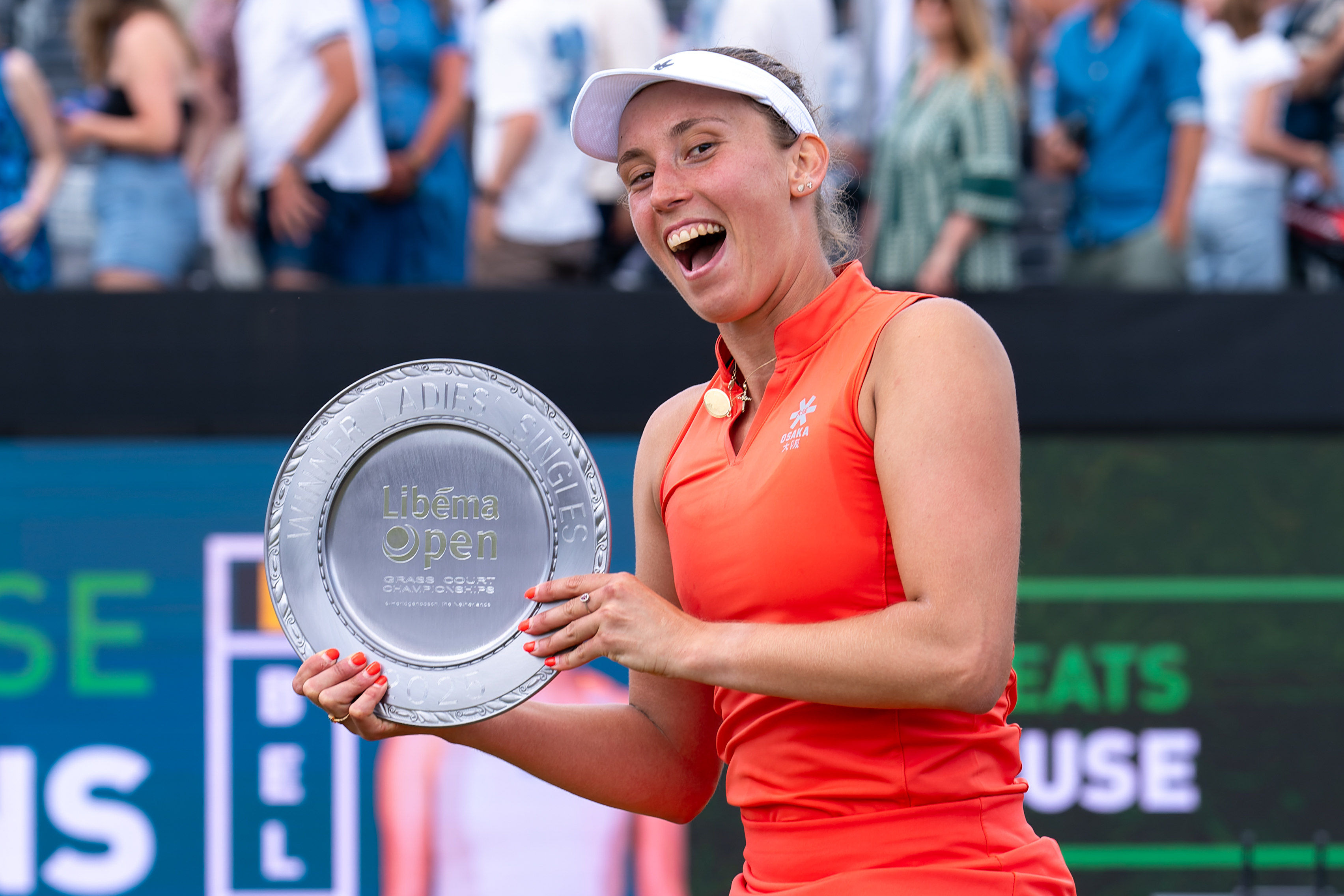 After historic semifinal escape, Mertens captures 's-Hertogenbosch title