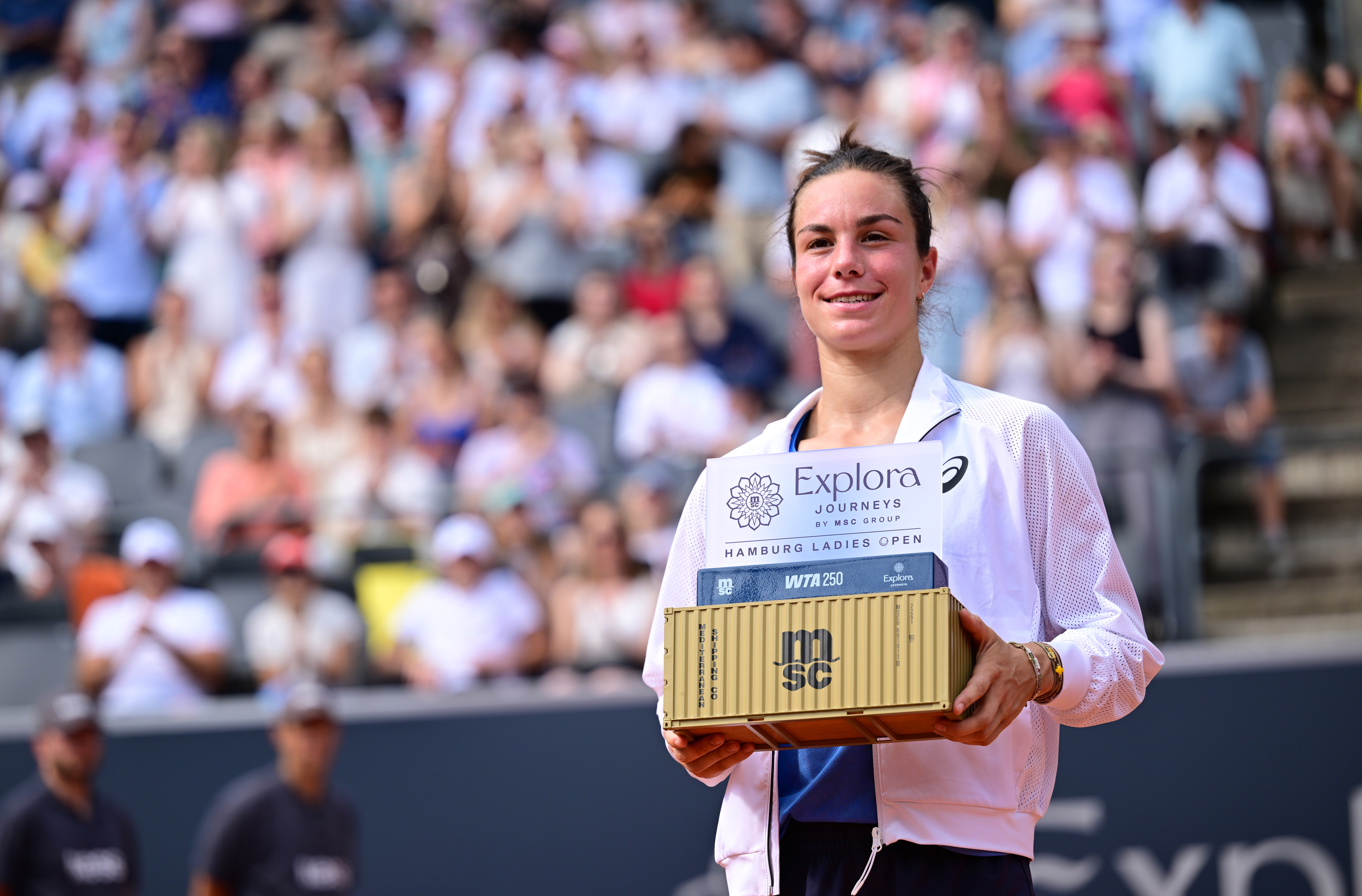 Another Boisson breakthrough: Wins first WTA title in Hamburg