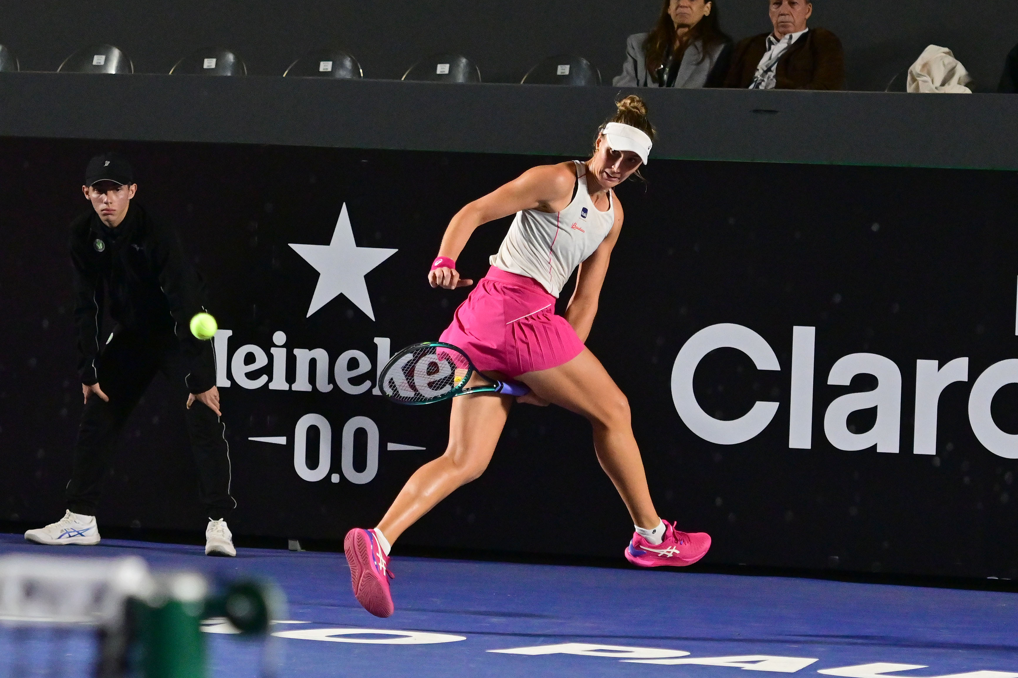 'Top tennis!' Haddad Maia has Sao Paulo roaring with tweener and more