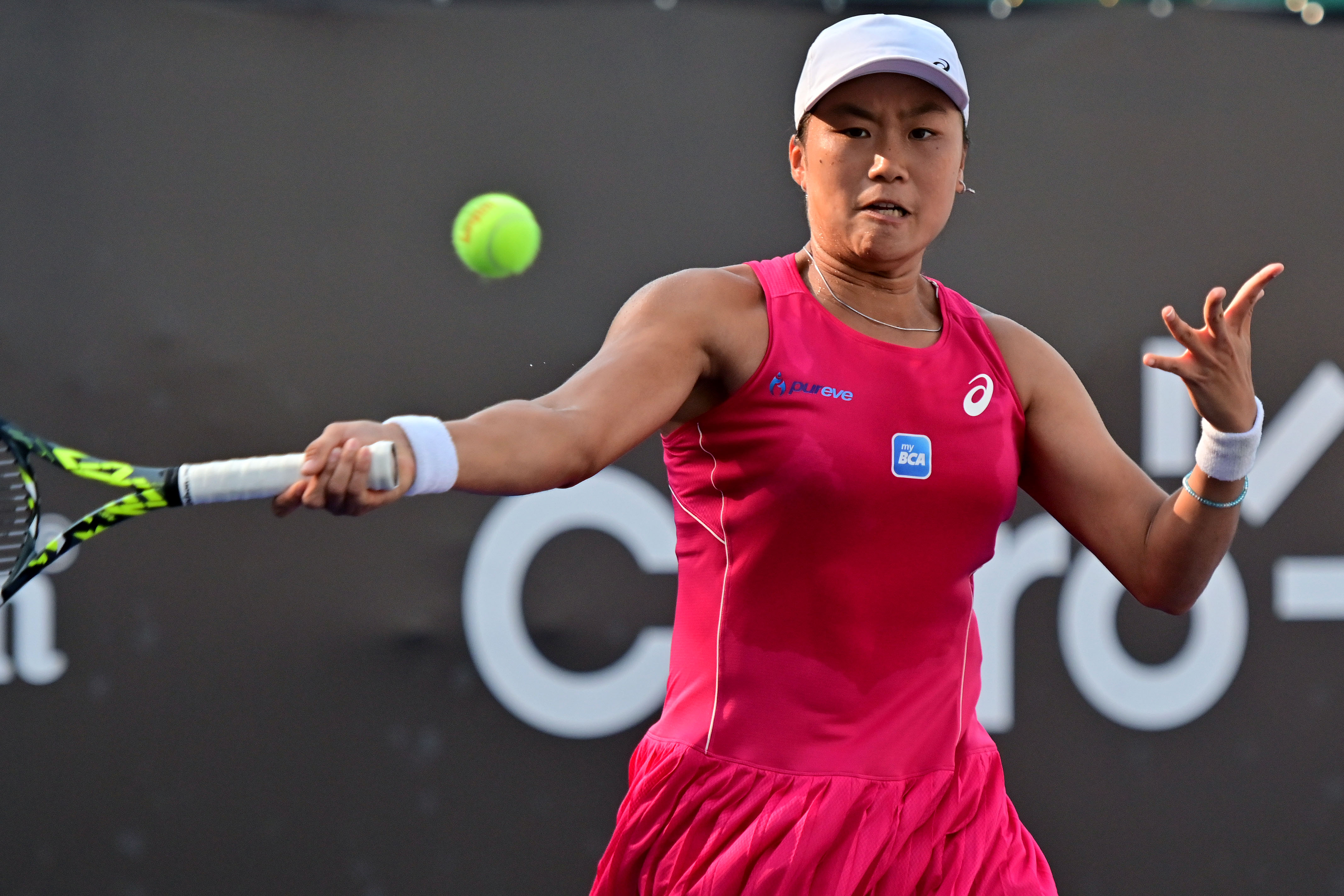 Tjen becomes the first Indonesian to reach a WTA quarterfinal since 2004