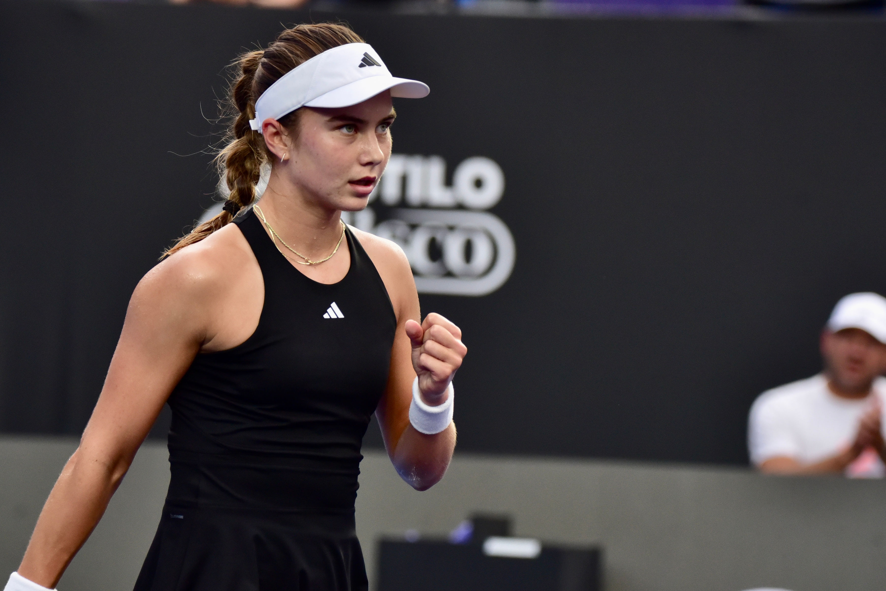 Jovic, 17, seals first WTA 500 quarterfinal in Guadalajara