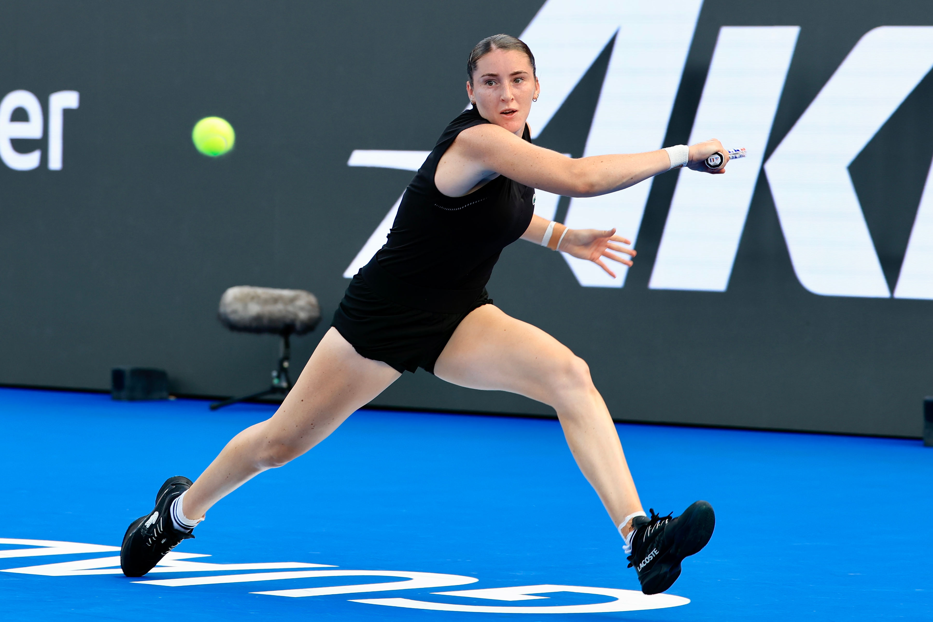 Hot shot: Elsa Jacquemot's backhand pass on the run in Guadalajara