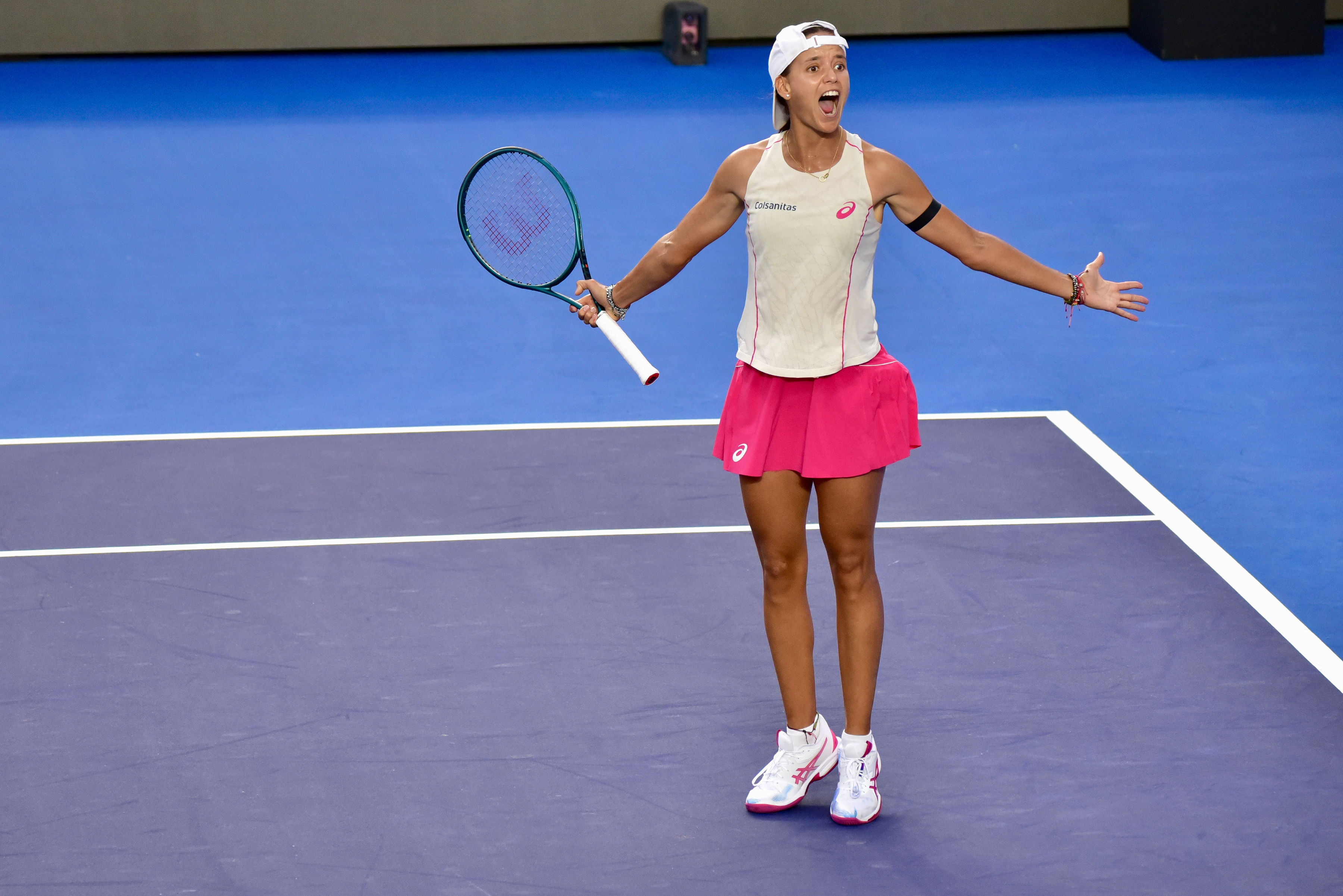 Arango makes Mexican magic again, into another WTA 500 final