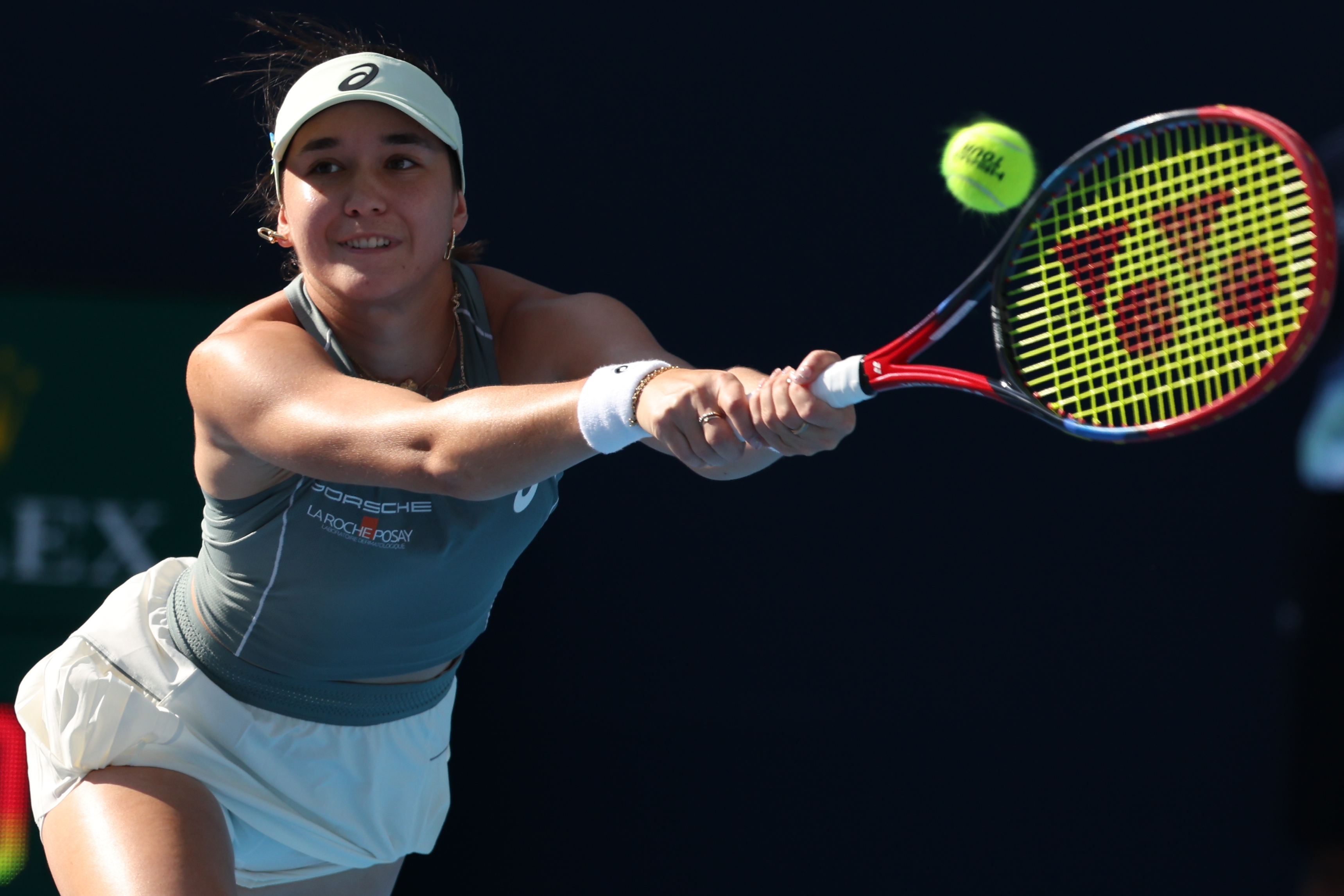 Lys speeds past 17-year-old wild card Zhang Ruien in Beijing first round