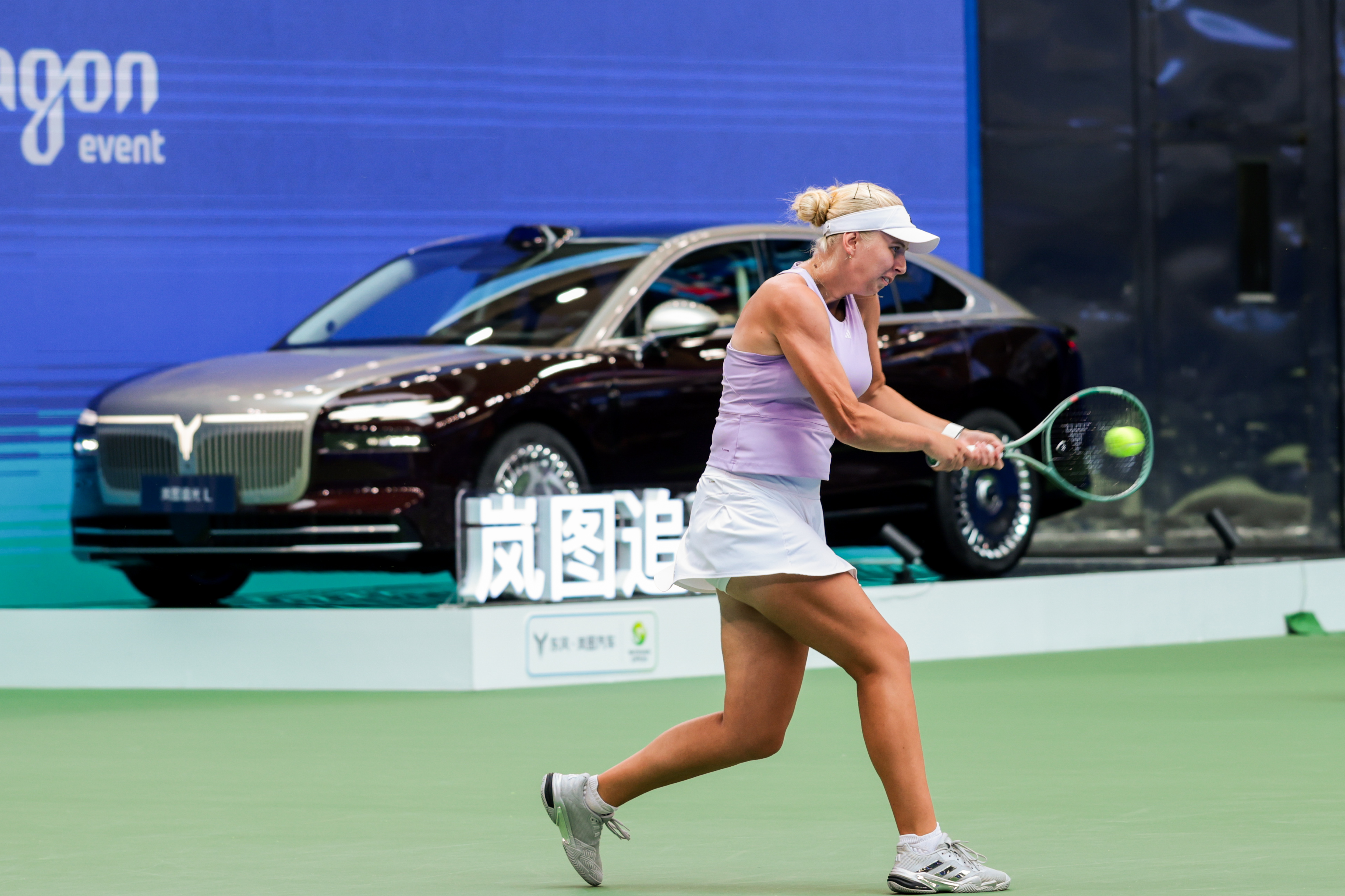 Hot shot: Clara Tauson shows off defensive touch, threads the pass in Wuhan