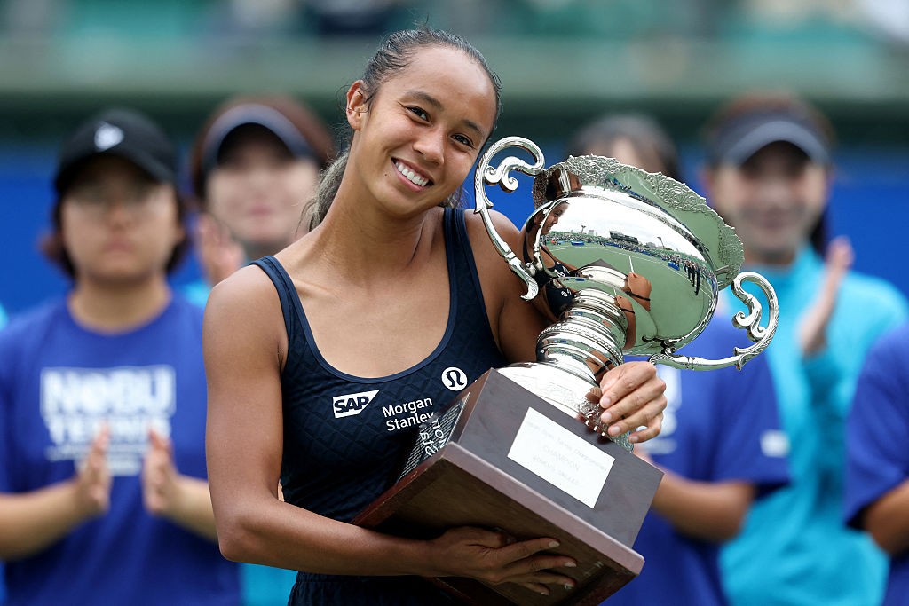 Fernandez wins fifth career title with three-set defeat of Valentova in ...