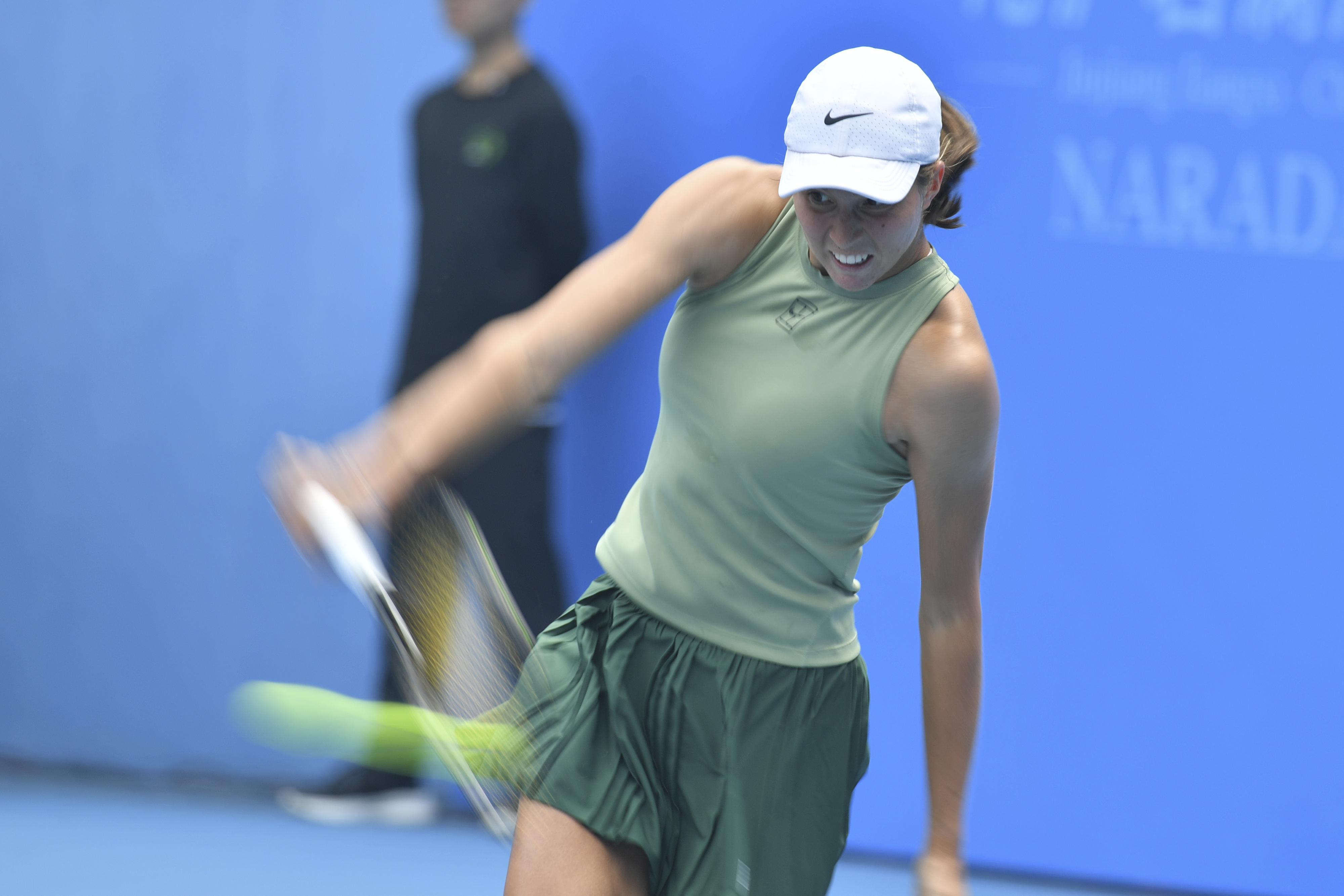 Hot shots: Two 'gorgeous' one-handed backhands by LIlli Tagger in Jiujiang