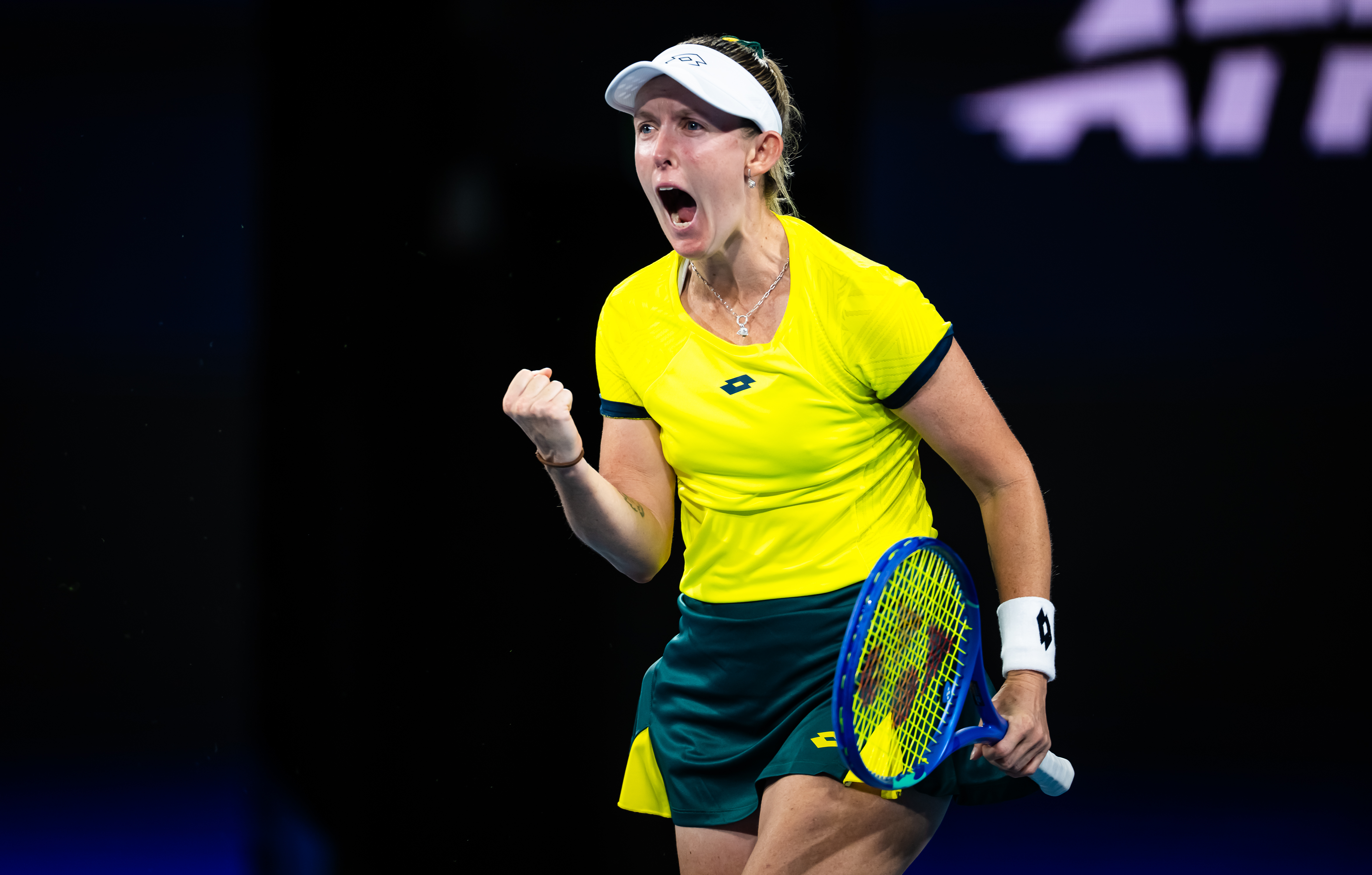 Hunter storms past Helgo to give Australia winning United Cup start