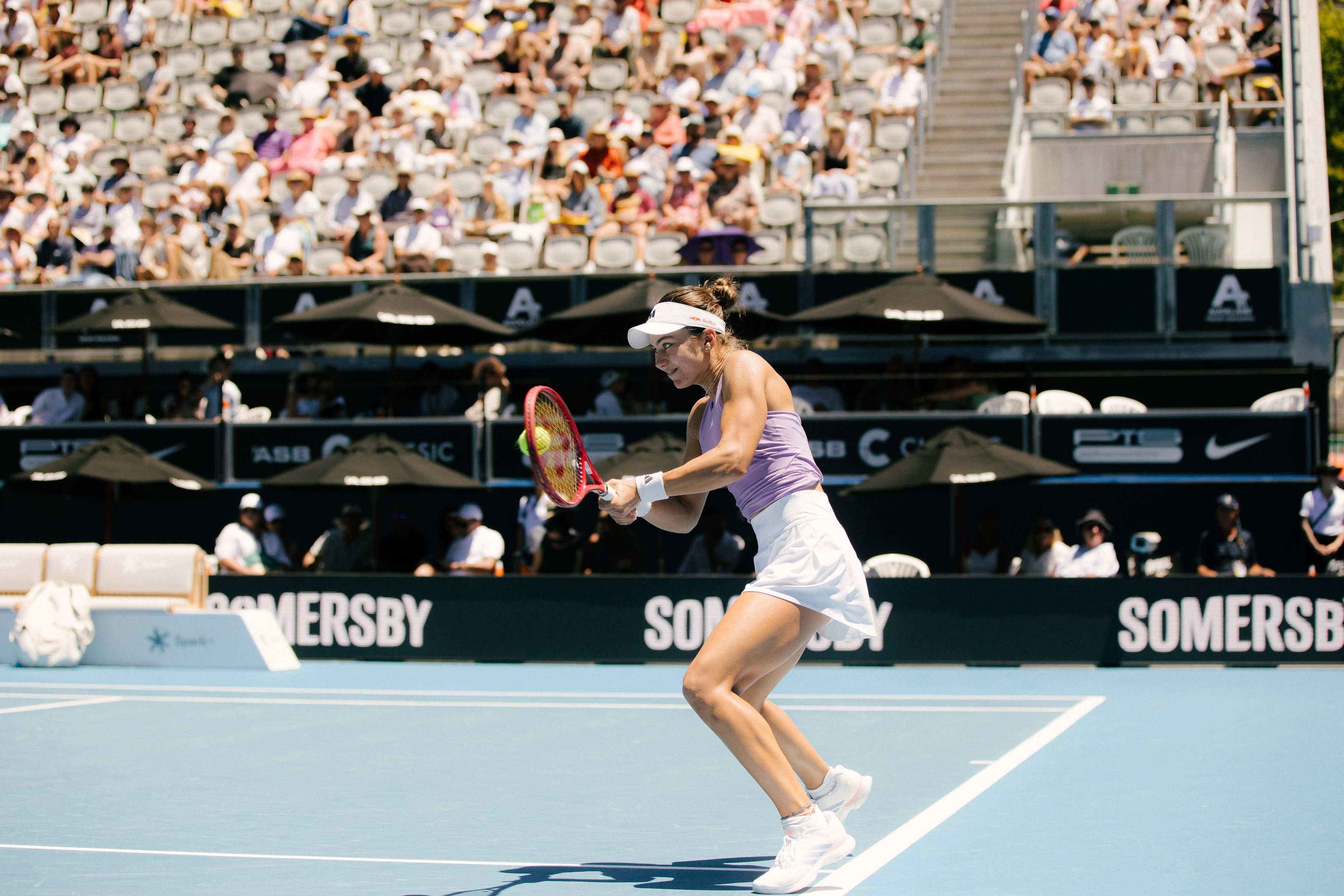 Hot shots: Two brilliant backhands by Iva Jovic in Auckland