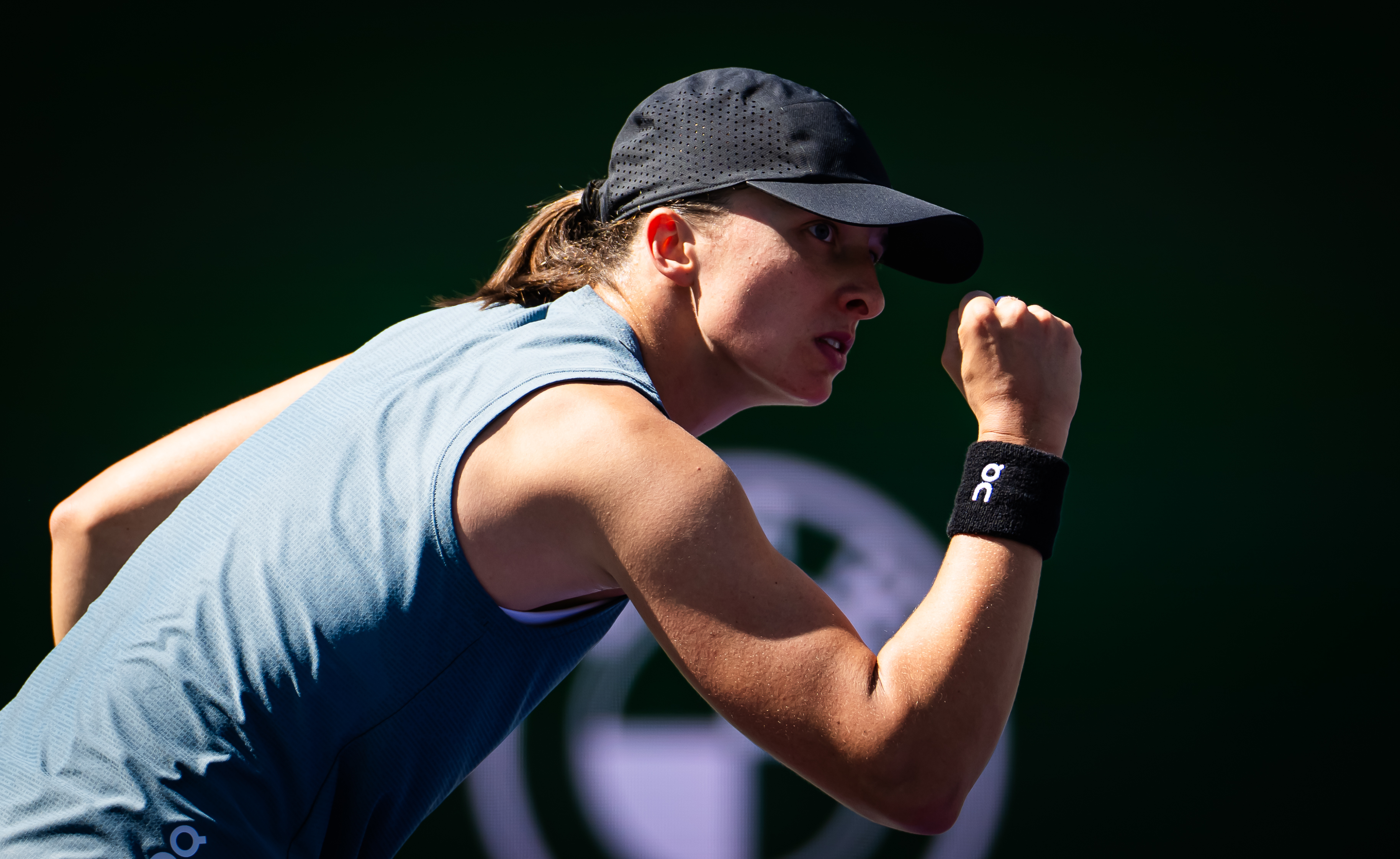 Swiatek drops just two games to Muchova to reach Indian Wells quarters
